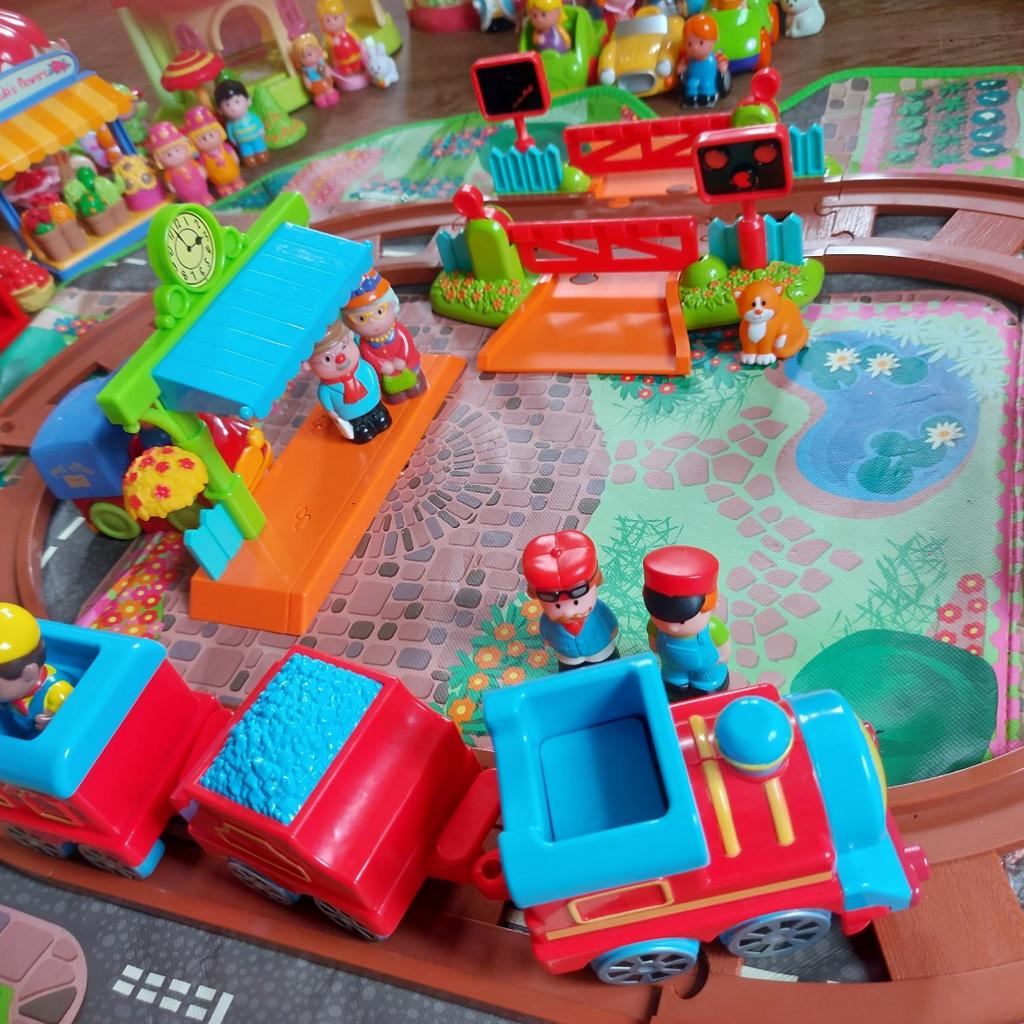 Happyland Large Bundle in Beckbury für 80,00 £ zum Verkauf | Shpock DE