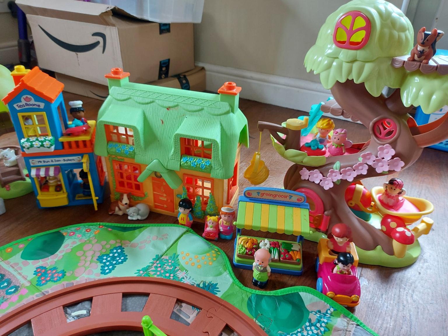 Happyland Large Bundle in Beckbury für 80,00 £ zum Verkauf | Shpock DE