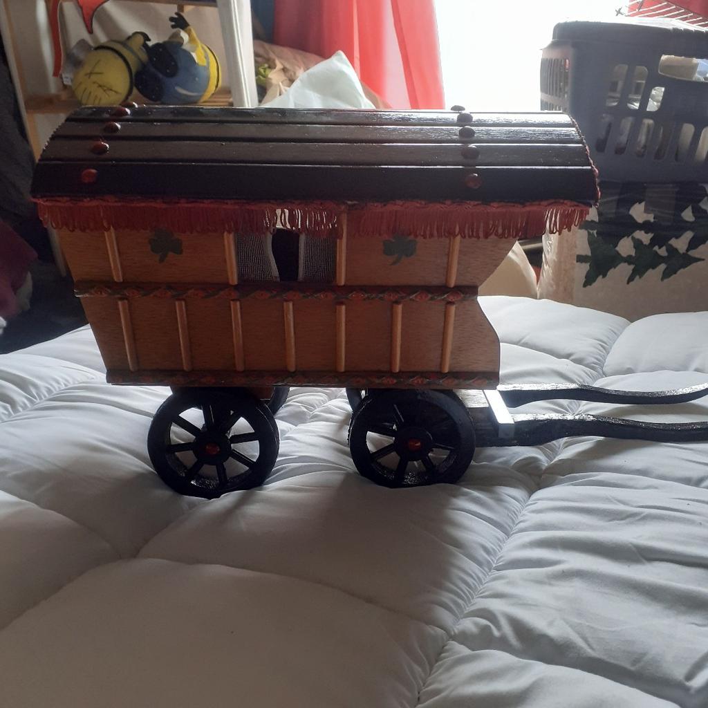 large gypsy cart in DY2 Dudley für £ 3,00 zum Verkauf | Shpock AT