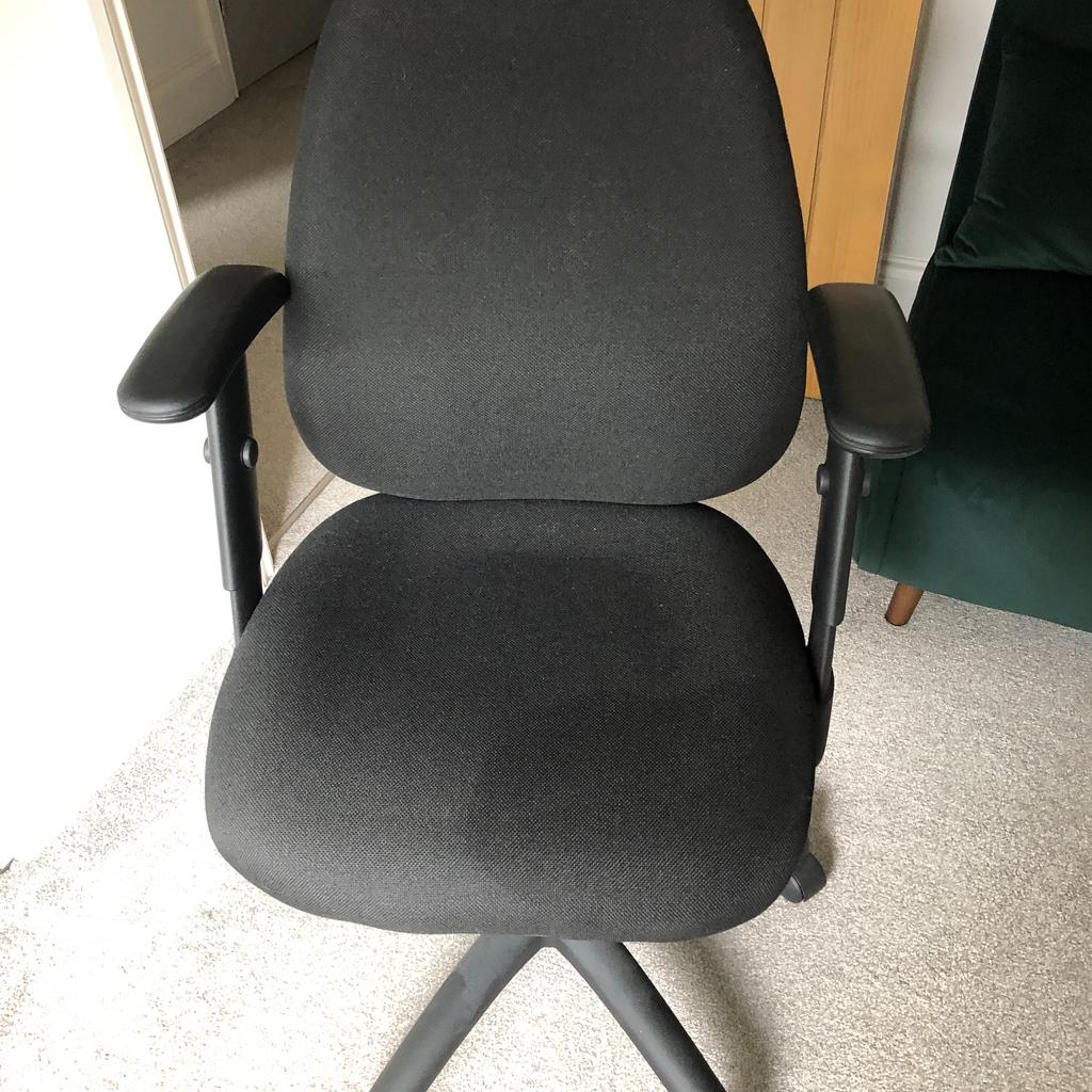 Chair in SW19 Merton for free for sale | Shpock