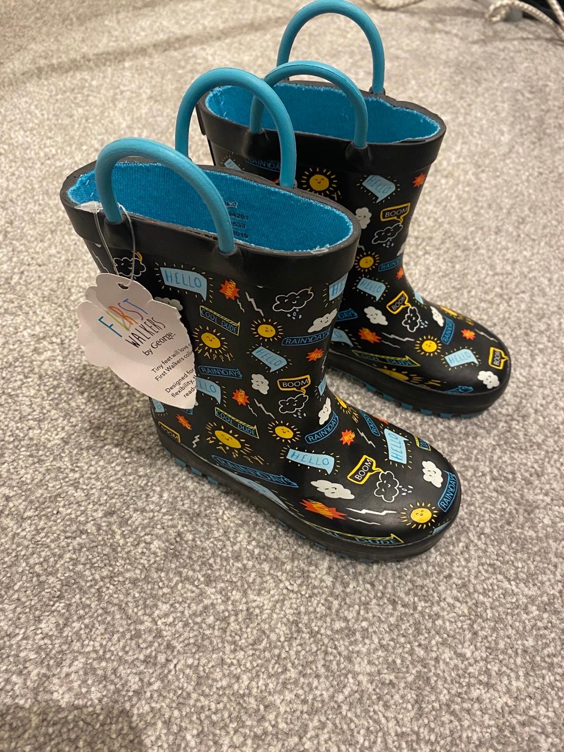 Asda George - first walkers wellies - new in LE5 Lodge für 4,00 £ zum ...
