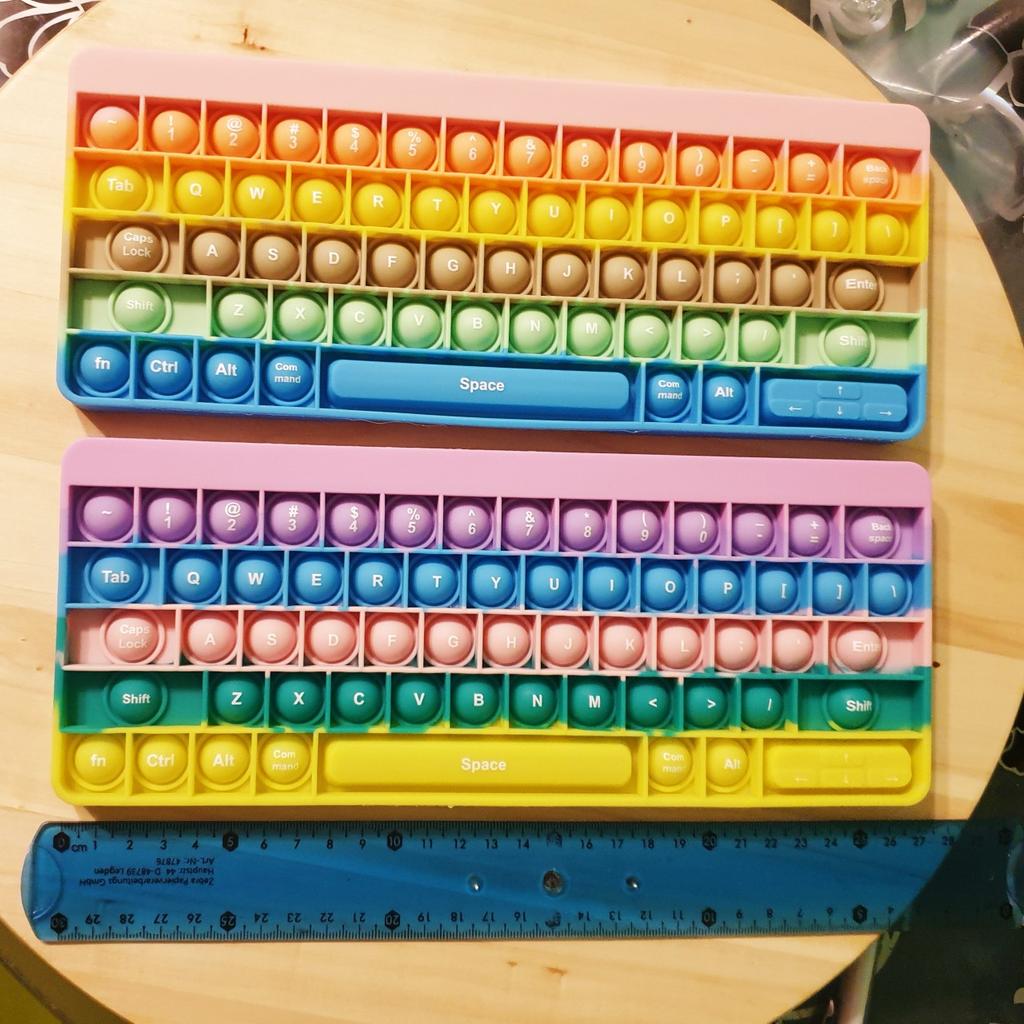 PC Tastatur Regenbogen Pop it fidget toys in 65197 Wiesbaden für 20,00 ...