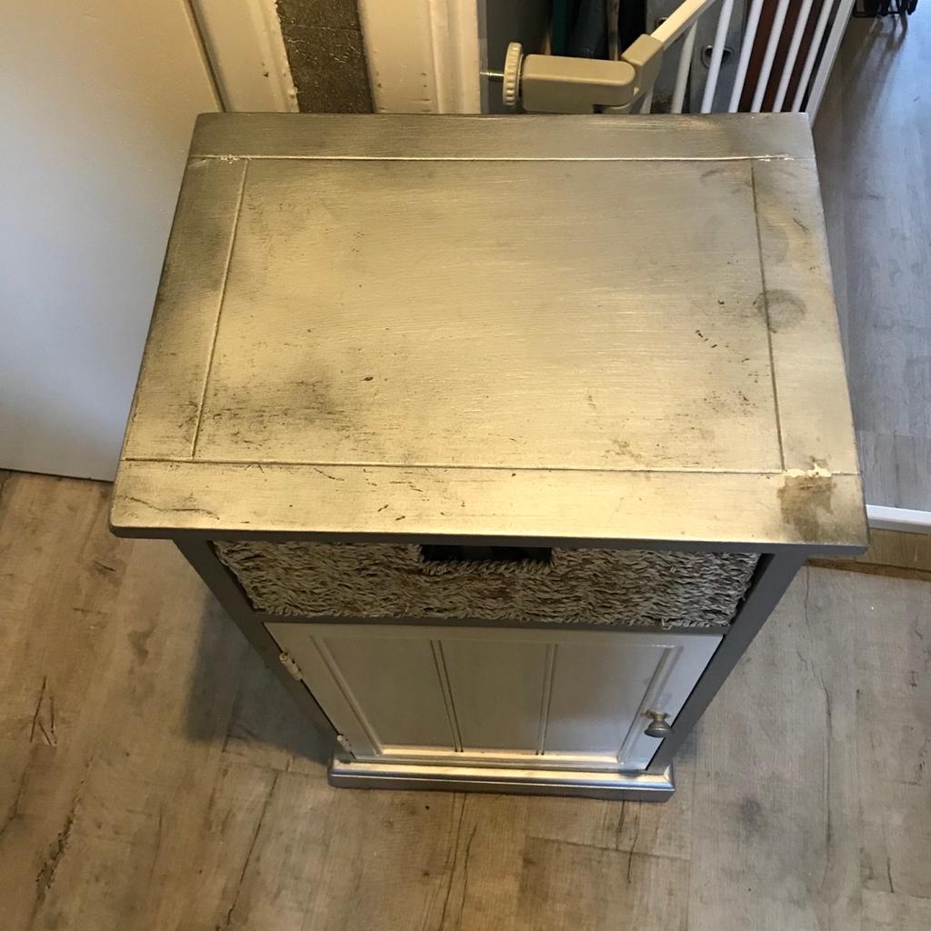 Small Sturdy Cabinet in TN30 Ashford für £ 15,00 zum Verkauf | Shpock AT