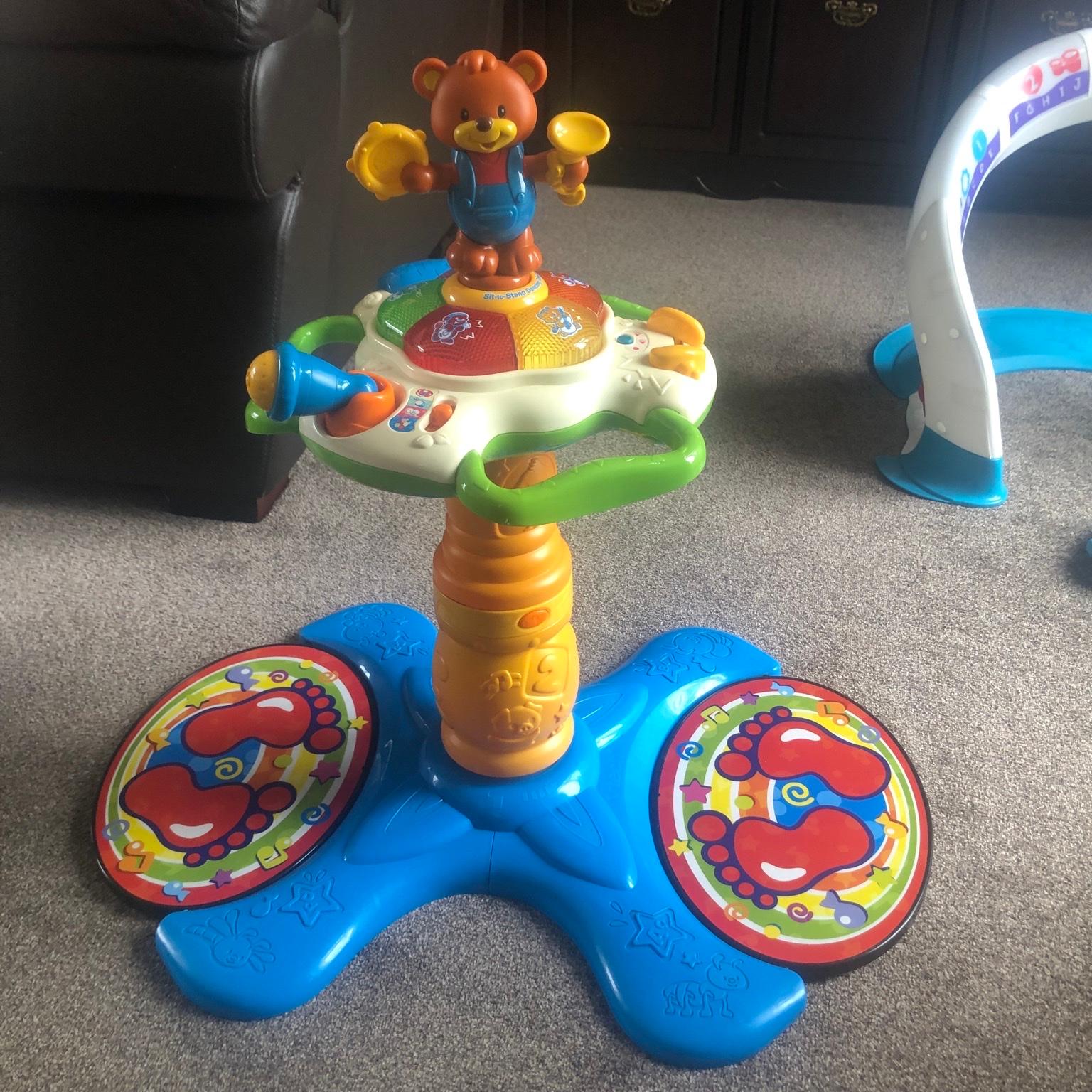 Vtech sit to stand dancing tower in Wigan für 10,00 £ zum Verkauf ...