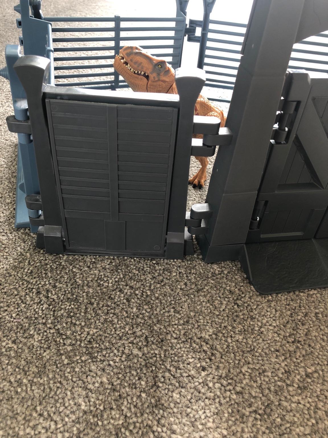 Jurassic World T-Rex enclosure in S20 Sheffield for £8.00 for sale | Shpock