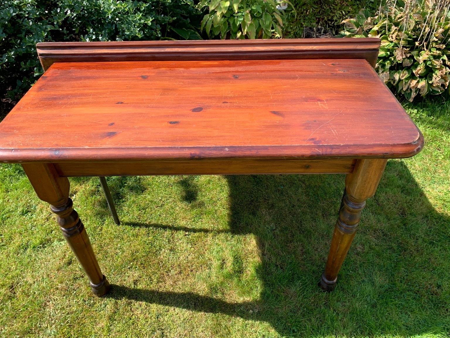 Pine 2 legged wall table in SY11 Whittington für 25,00 £ zum Verkauf ...