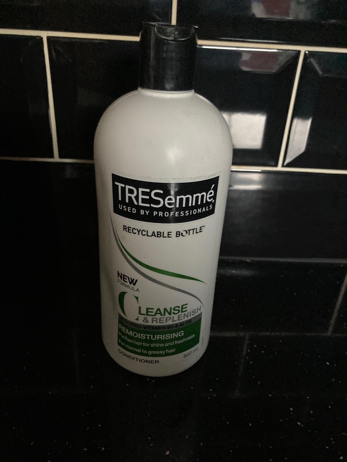 Tresemme New 800ml bottle in DY4 Sandwell für £ 2,00 zum Verkauf ...