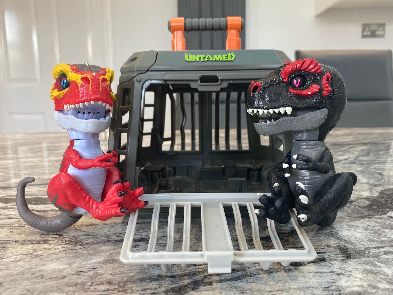 Untamed dinosaurs and cage in WV14 Dudley für £ 15,00 zum Verkauf ...