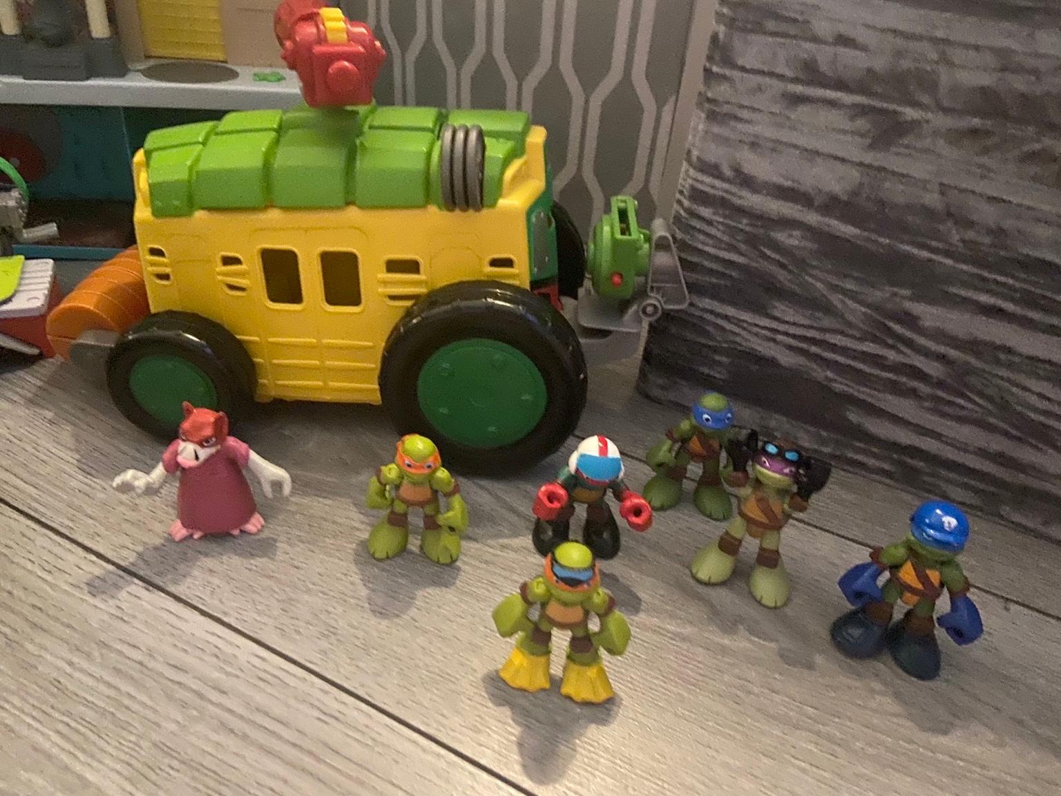 TMNT half shell hero’s play set bundle in DY5 Dudley für 40,00 £ zum ...