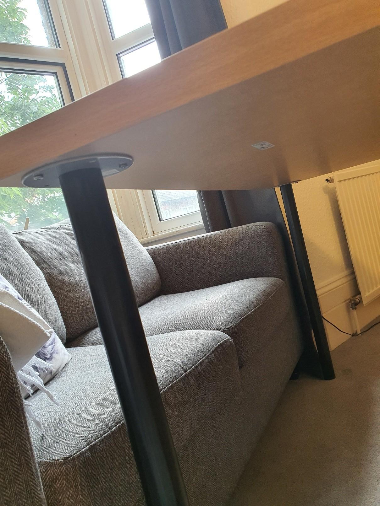 Desk/ table in W5 London für 15,00 £ zum Verkauf | Shpock DE