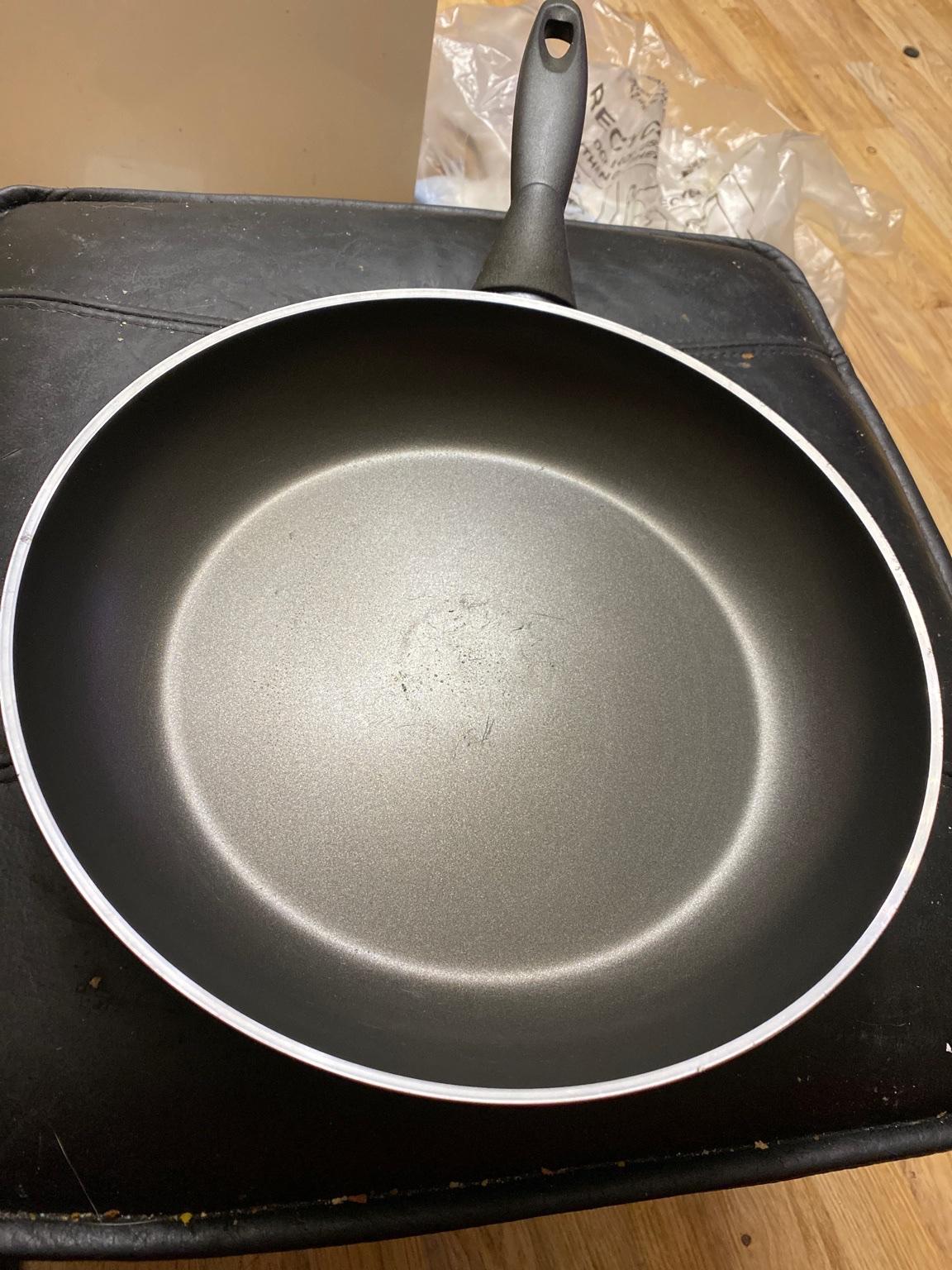 FRYING PAN BIG ONE BRAND NEW in W10 London für 5,50 £ zum Verkauf ...