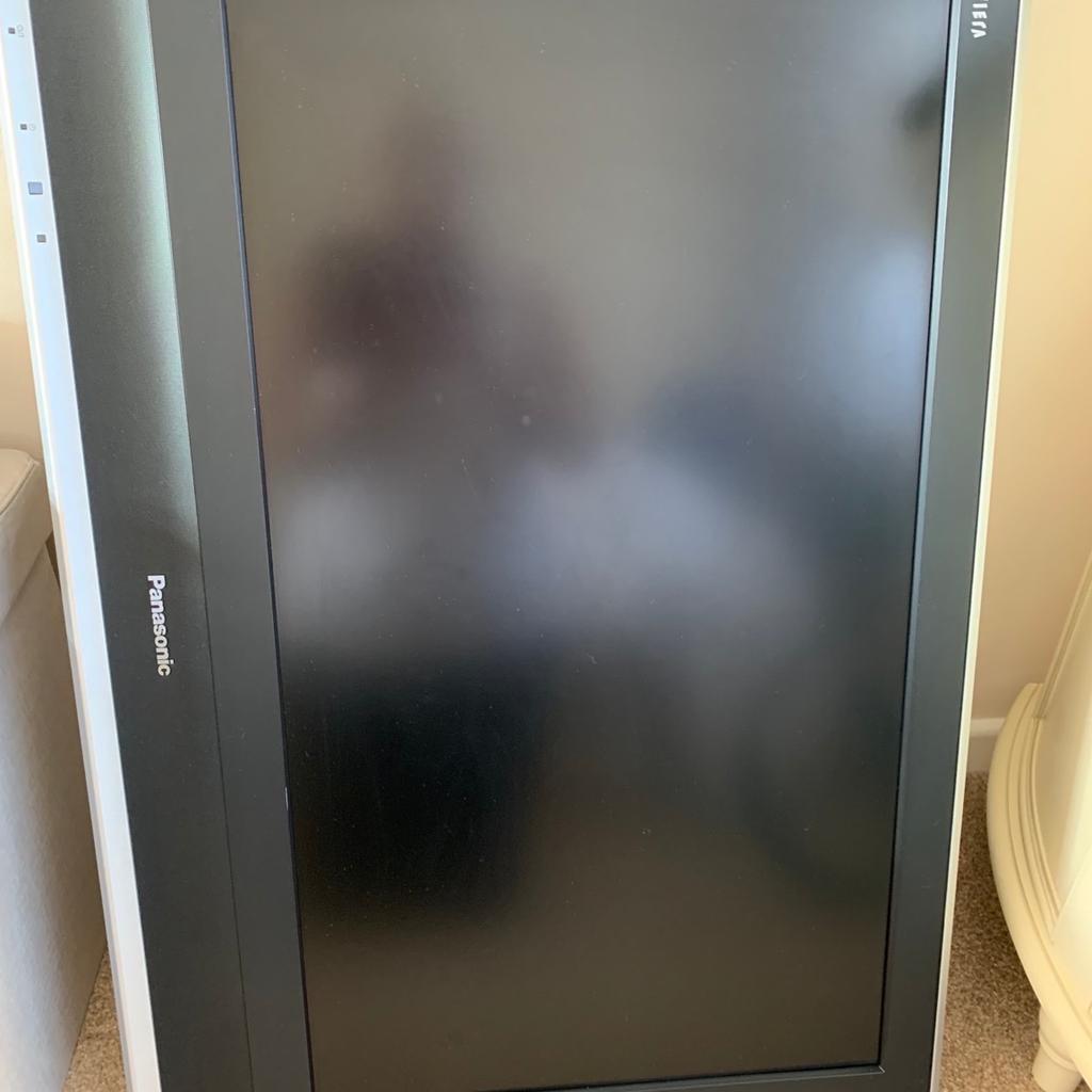 Free Panasonic VEIRA TV THINK ITS 32 inch in DY6 Dudley für gratis zum ...