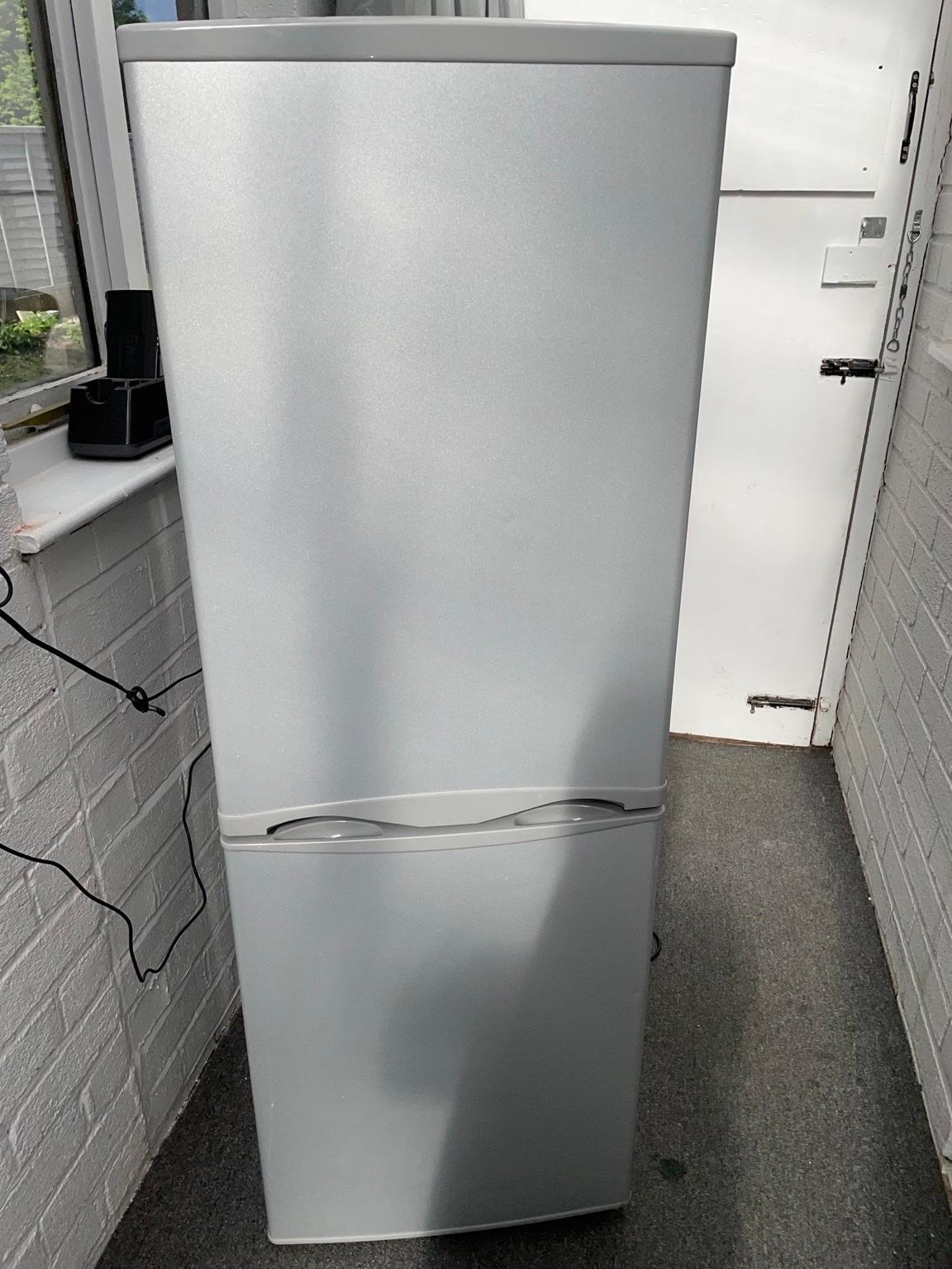 Essentials fridge freezer in L14 Knowsley für 60,00 £ zum Verkauf ...