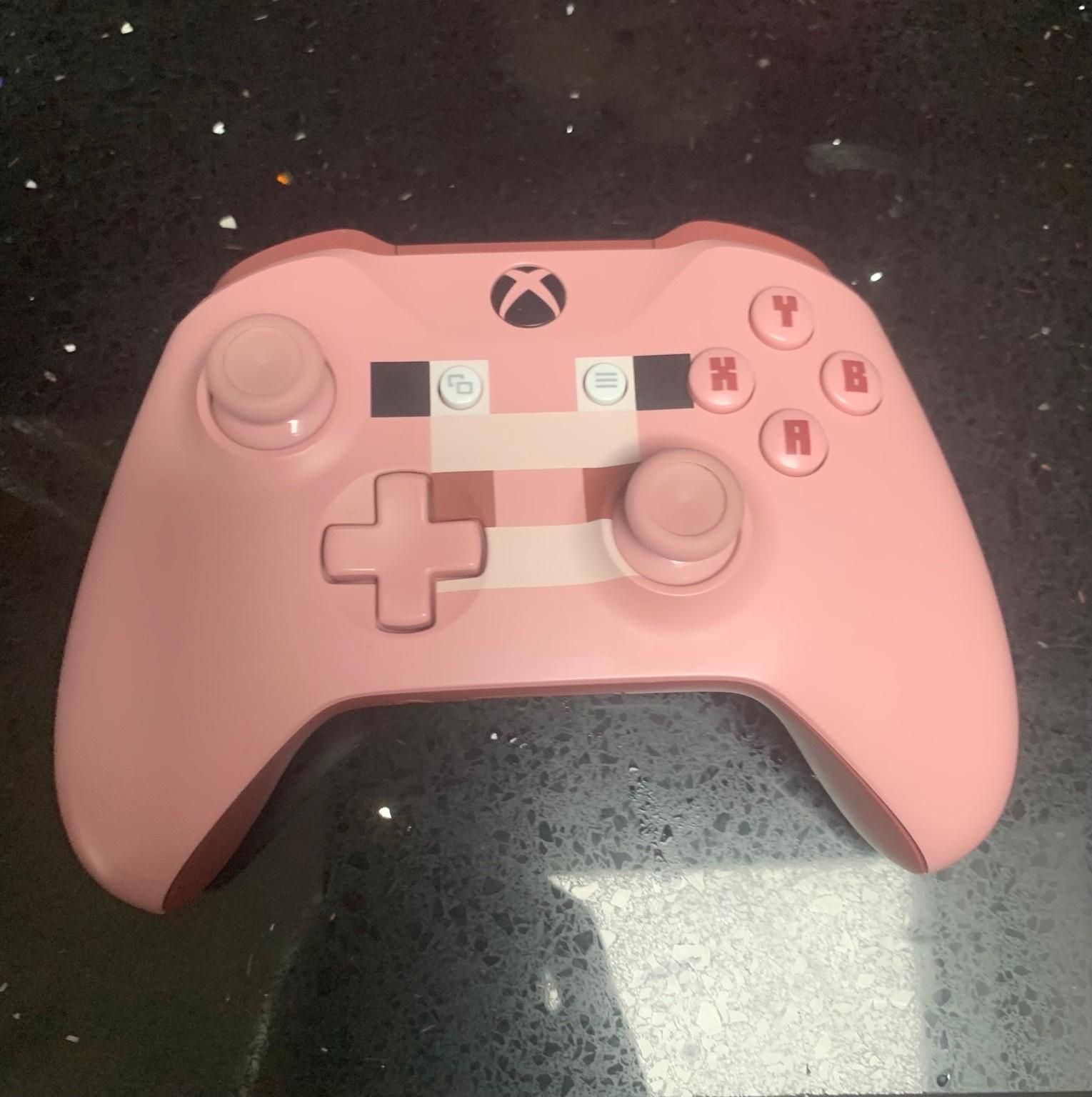Xbox one Minecraft pig wireless controller in Stockport für 45,00 £ zum ...