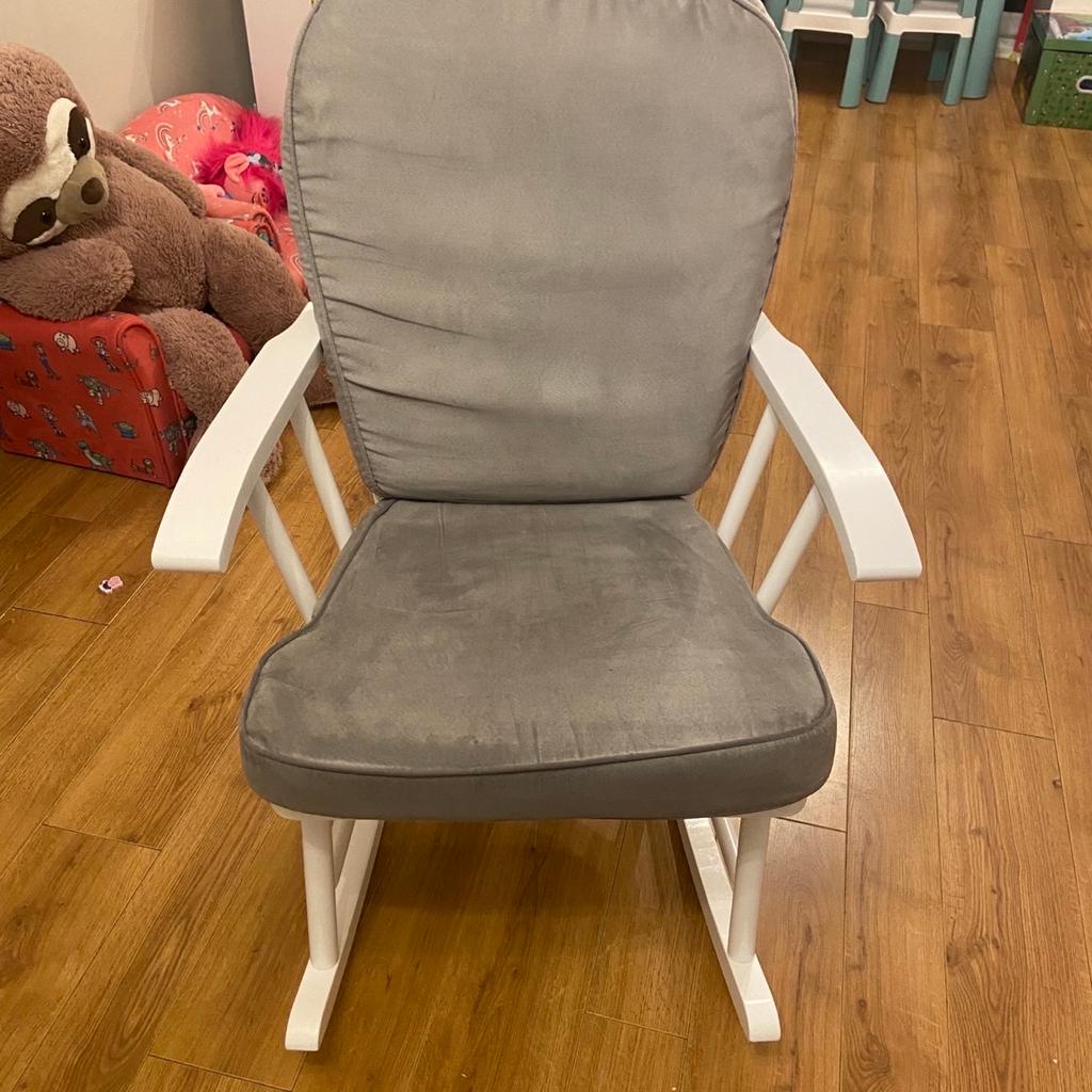Nursery rocking chair in RM7 Havering für 40,00 £ zum Verkauf | Shpock DE