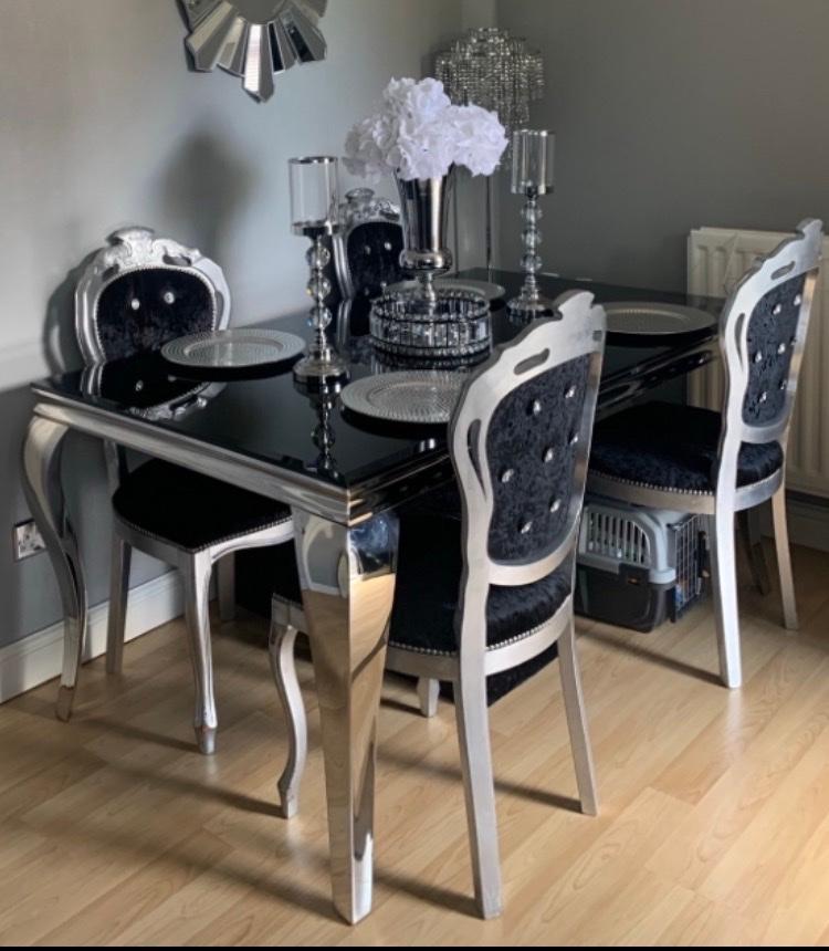 Dining table & chairs in B37 Solihull für 250,00 £ zum Verkauf | Shpock DE