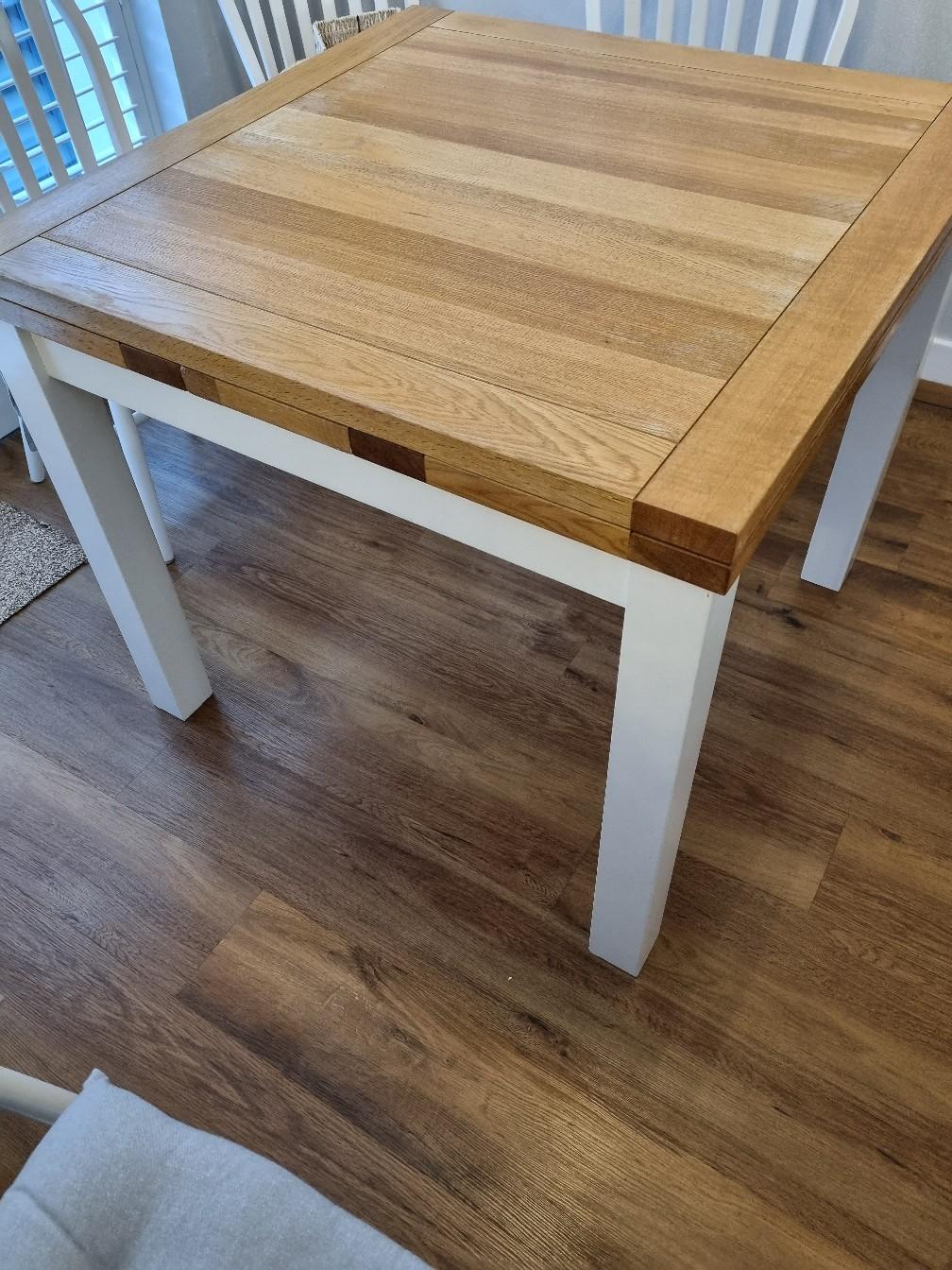 Solid oak extending dining table in Basildon für 100,00 £ zum Verkauf | Shpock DE