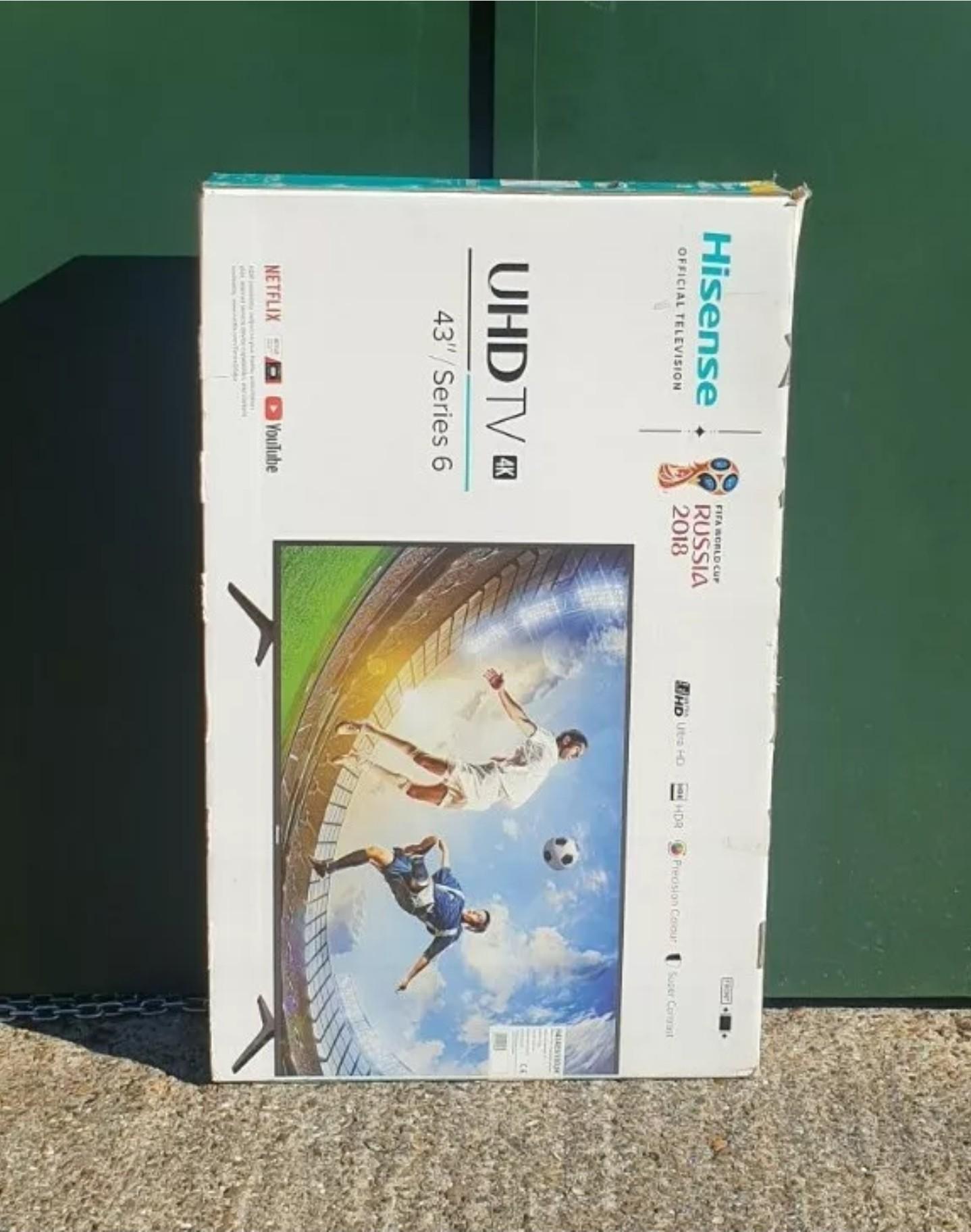 Hisense 43" Empty TV Packaging Box in SE5 London für 13,00 £ zum ...