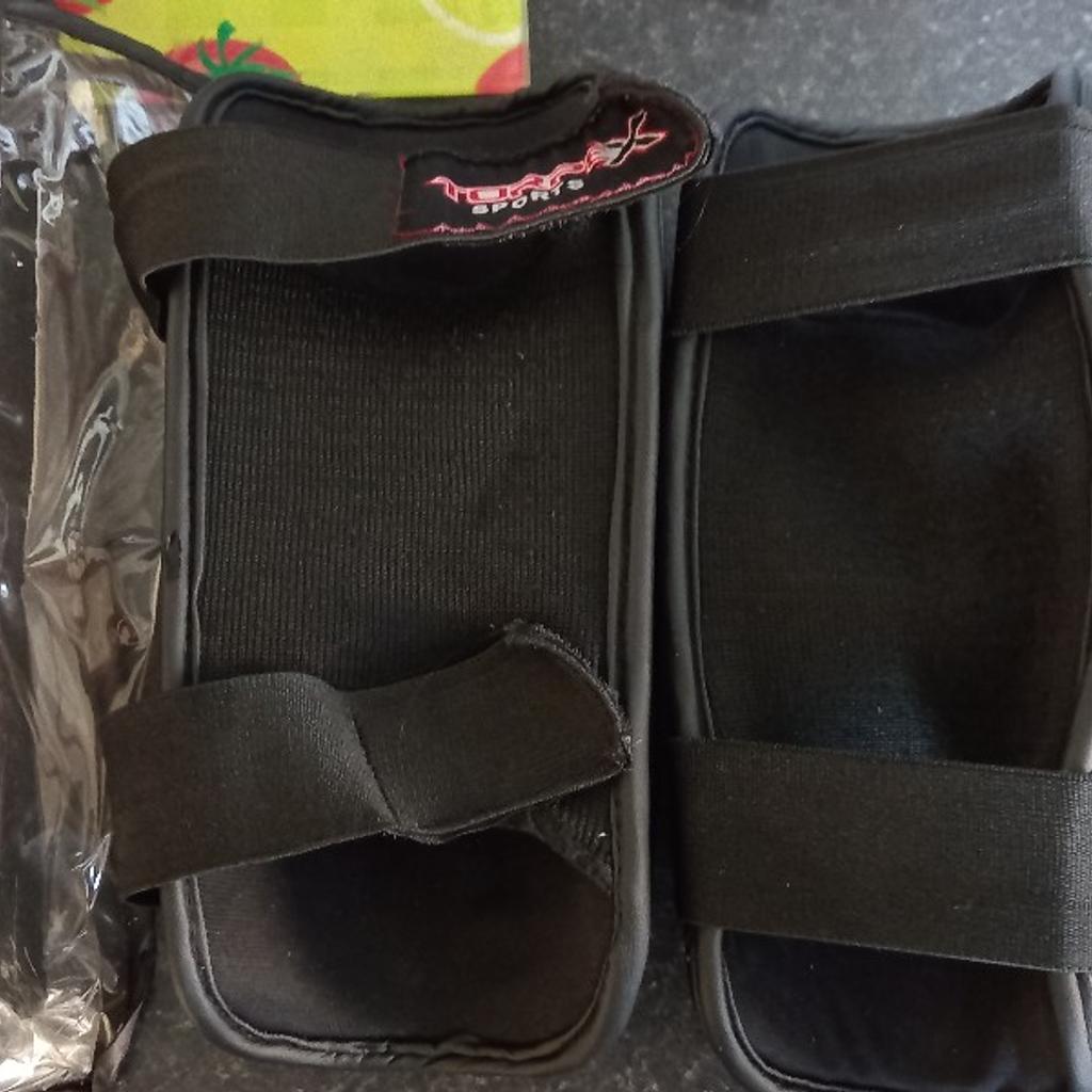 torpex martial arts shin guard in WS10 Sandwell für £ 8,00 zum Verkauf ...