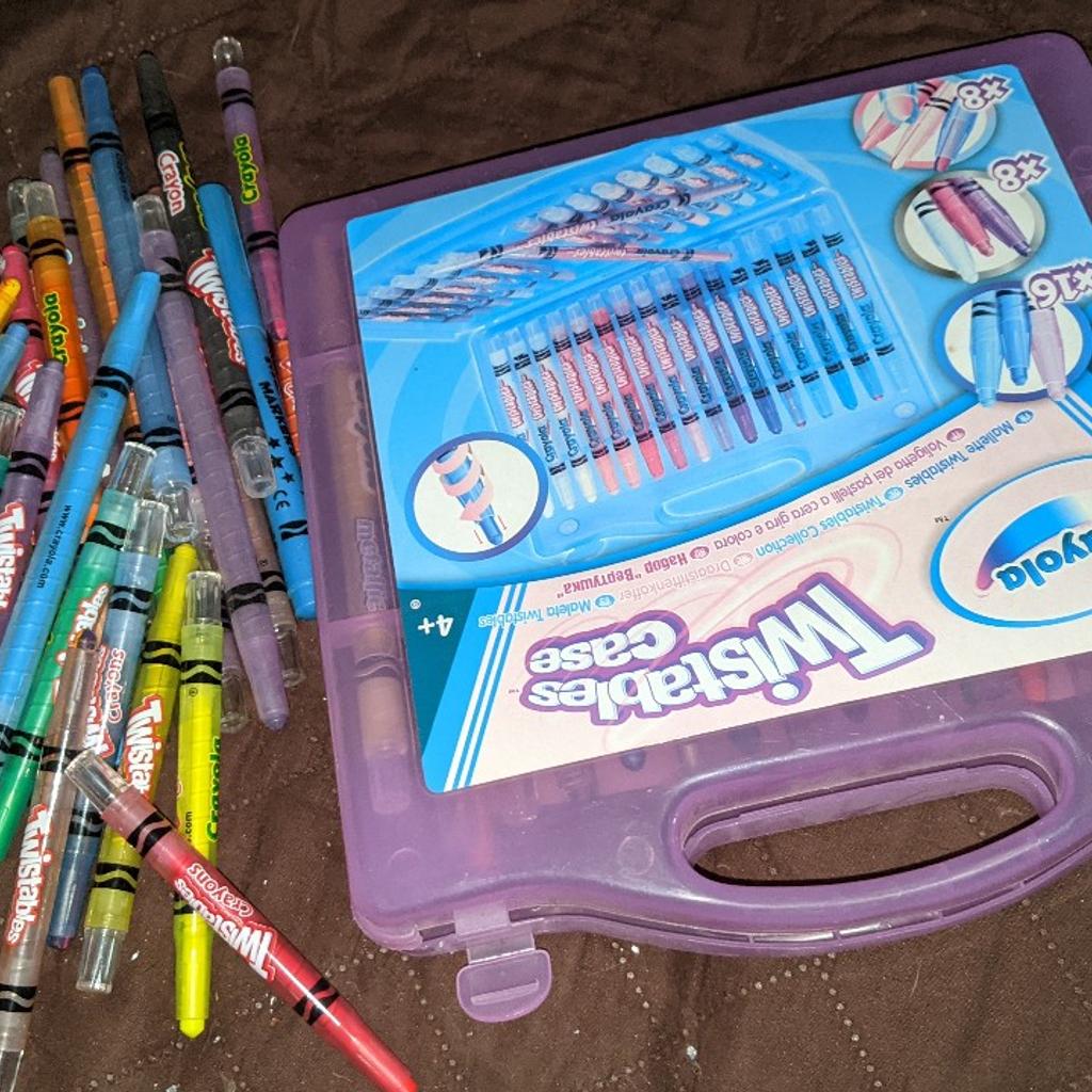 twistables crayons. children. art . colours in South Staffordshire für ...