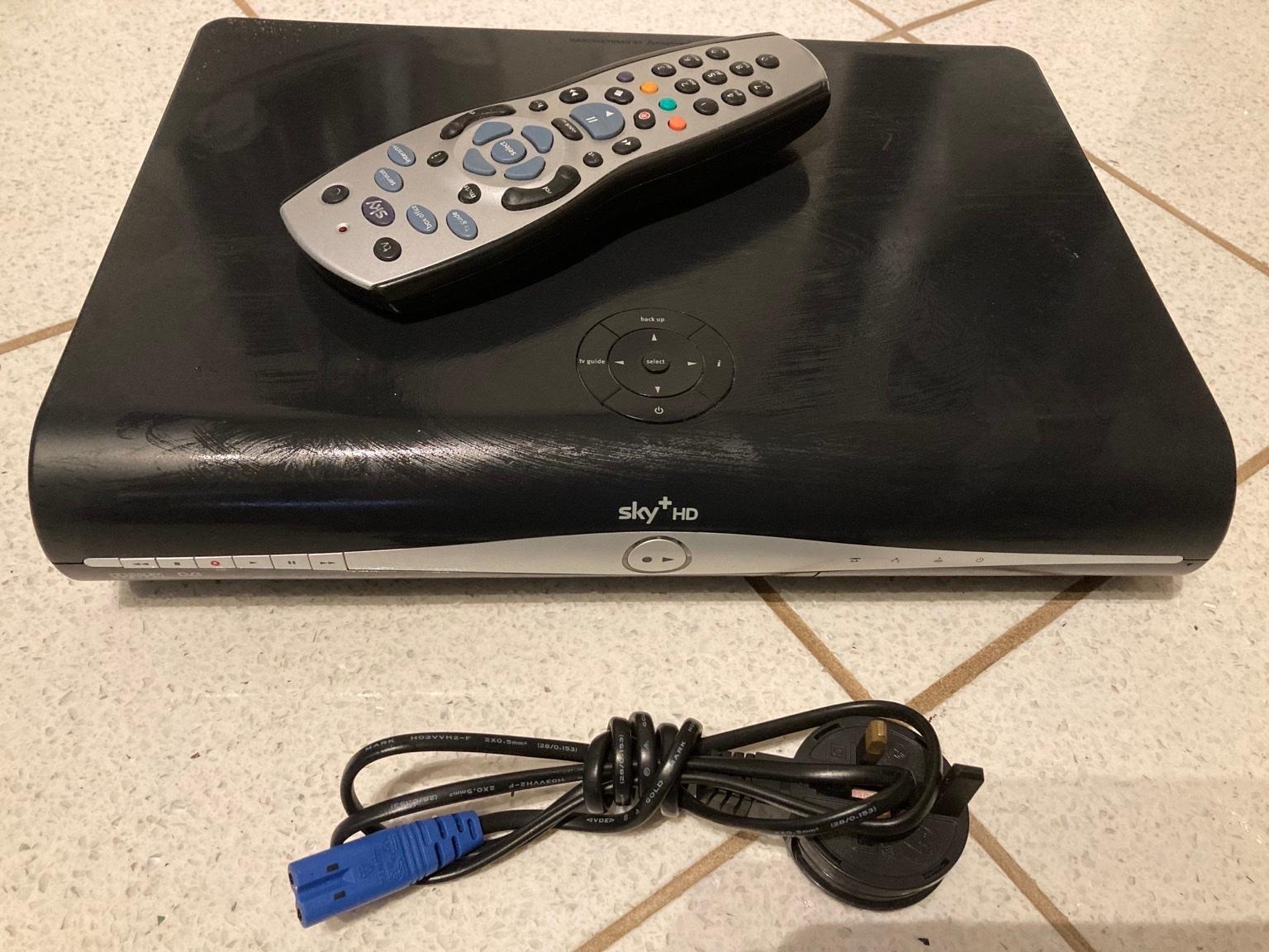 Sky Hd box with cable and remote in BL3 Bolton für 15,00 £ zum Verkauf ...