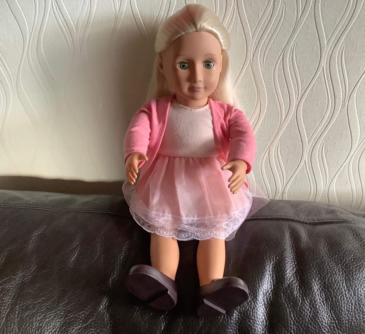 Our Generation Doll in BB3 Darwen für 12,00 £ zum Verkauf | Shpock DE