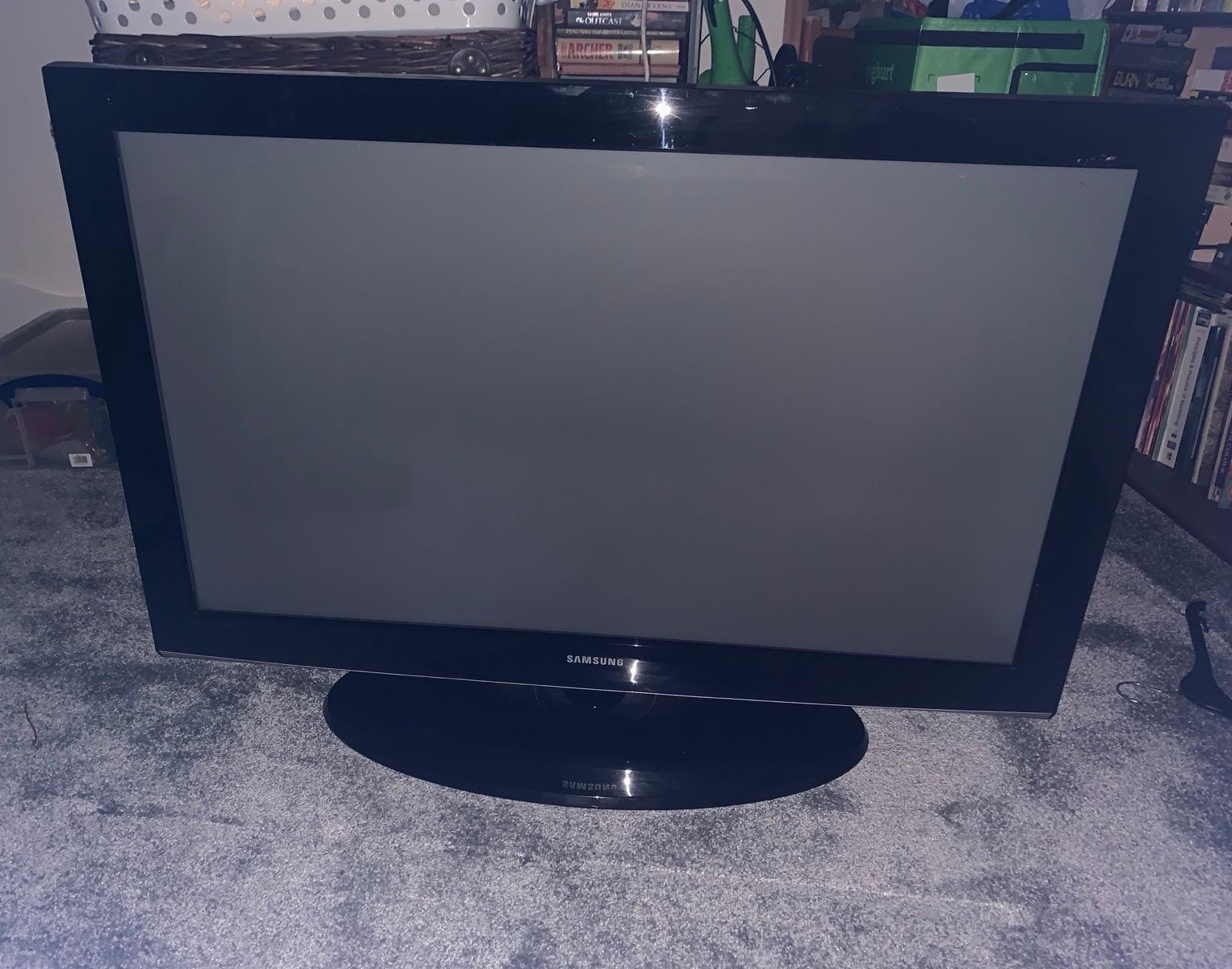 Samsung Plasma TV 42 inch in TW7 Hounslow for £100.00 for sale | Shpock