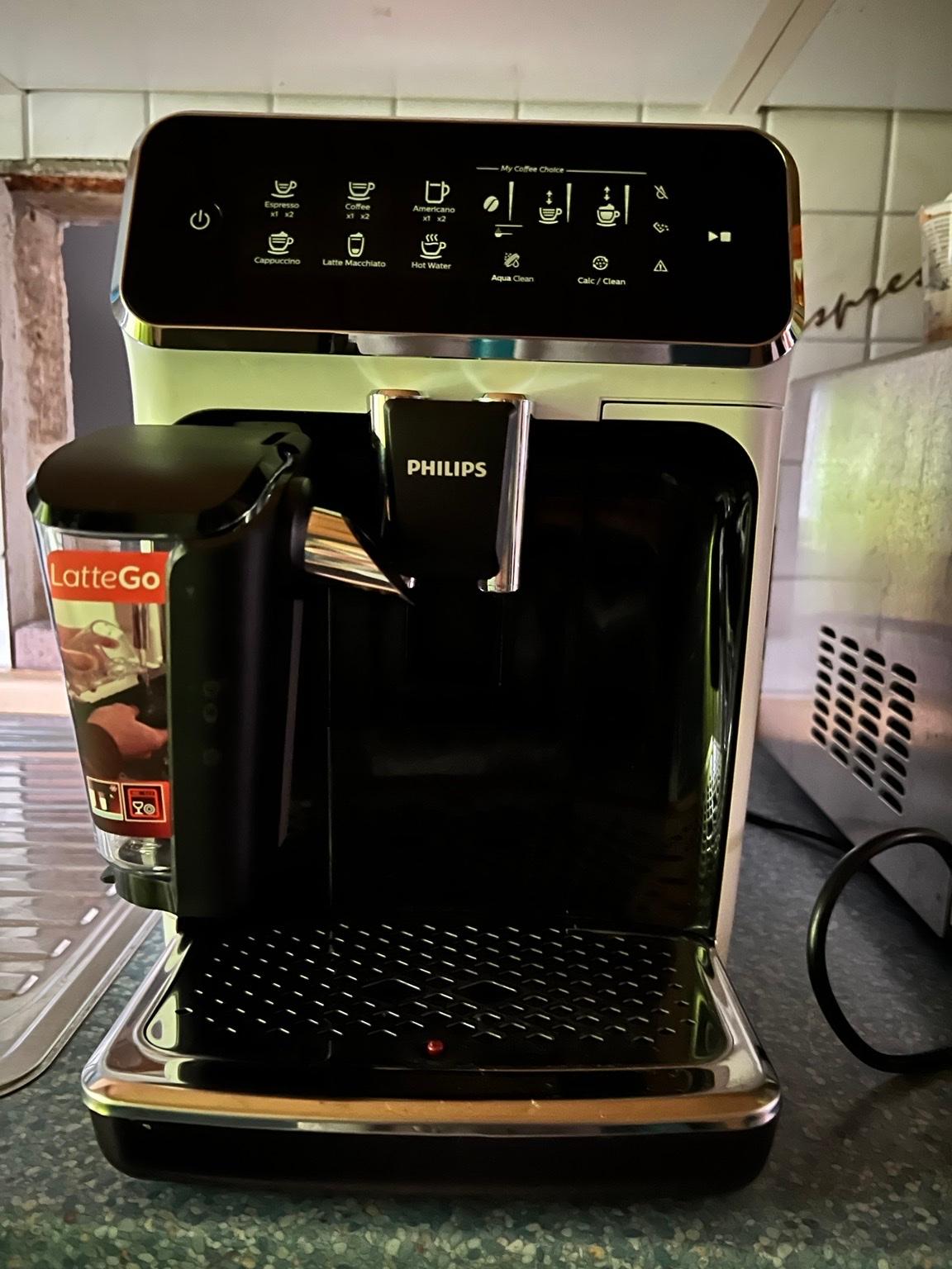 PHILIPS EP 3243/50 3200 LATTEGO weiß in 74078 Heilbronn für 370,00 € zum Verkauf | Shpock DE