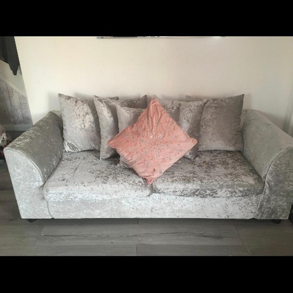 3 &2 seater crushed velvet sofa set in B71 Sandwell für £ 100,00 zum Verkauf | Shpock AT