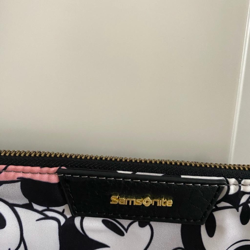 Samsonite Minnie Mouse Umhängetasche disney in 40211 Düsseldorf for €30 ...