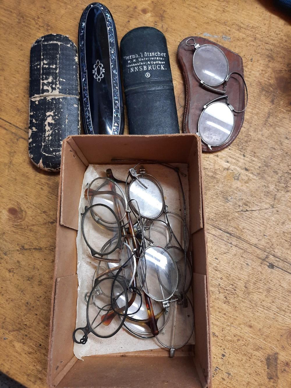 alte lese brillen inkl 4 alten Etuis in 6290 Gemeinde Schwendau für 19 ...