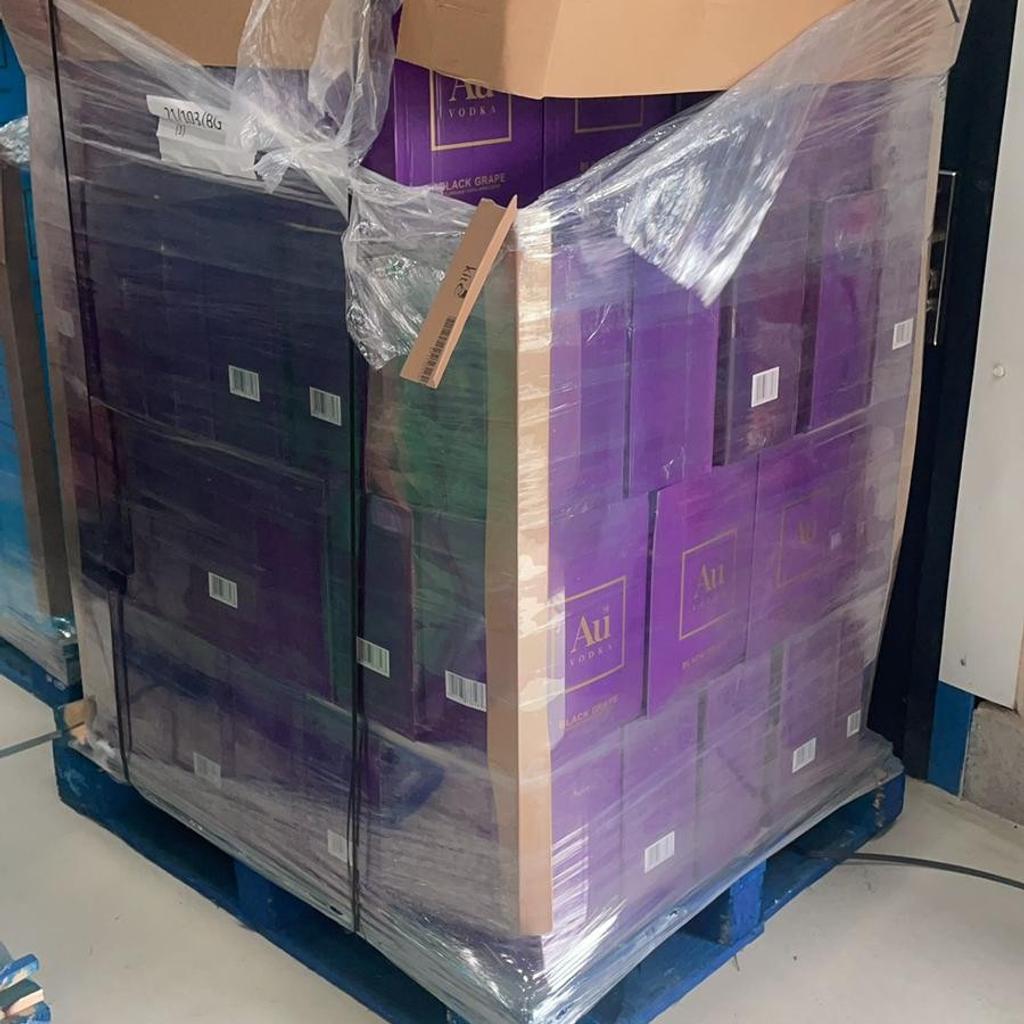 AU VODKA GRAPE CASES - 5 LEFT in B43 Walsall für 130,00 £ zum Verkauf ...
