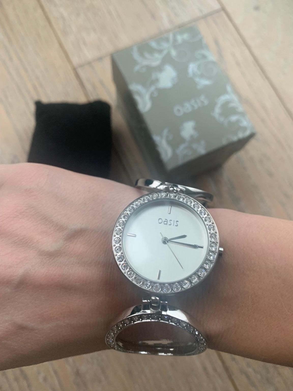 Silver Oasis Watch in E14 9JA;E14 9JB;E14 London für gratis zum Verkauf ...