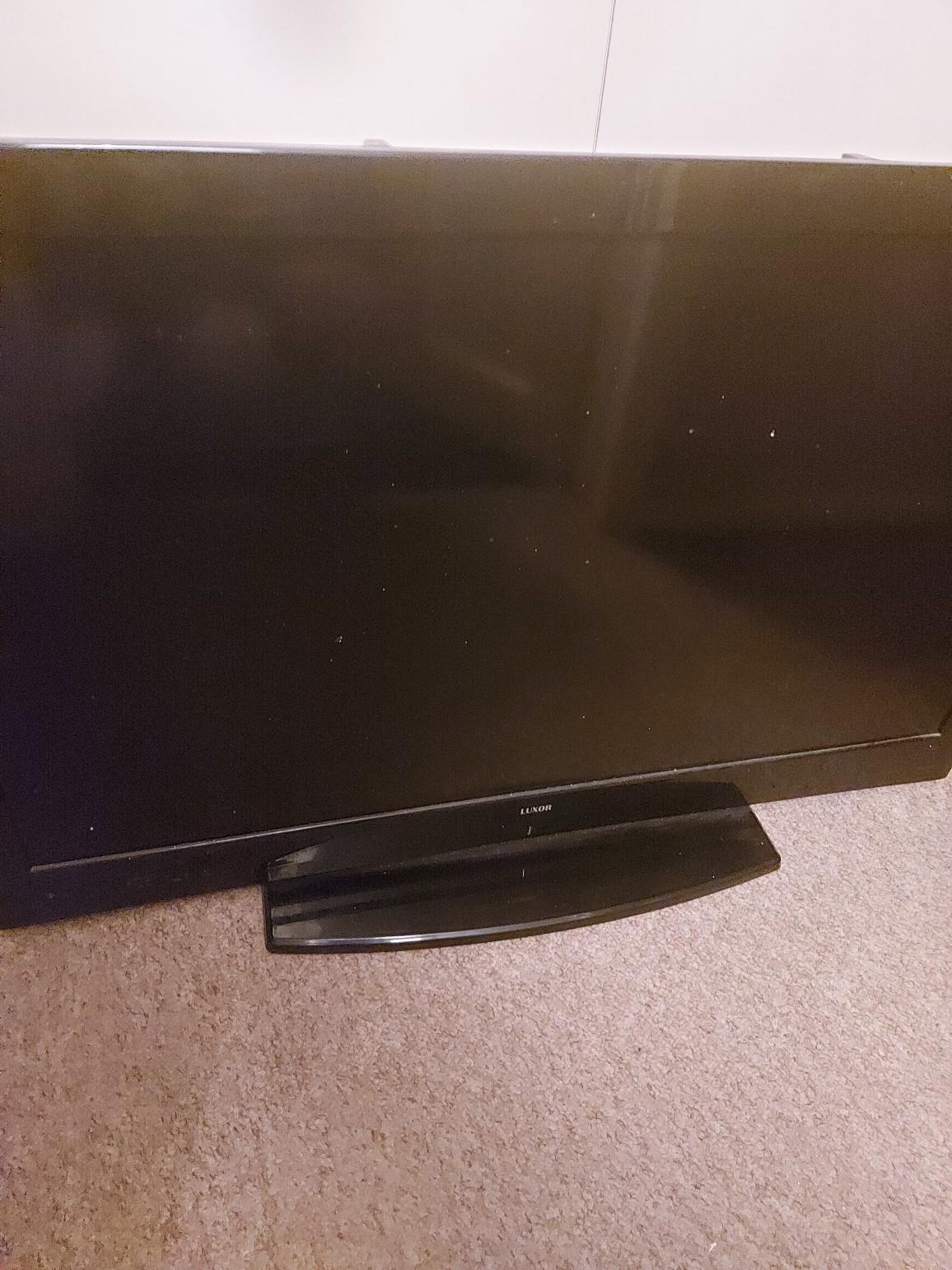 Luxor TV Monitor 43 inch in B68 Sandwell for £20.00 for sale | Shpock