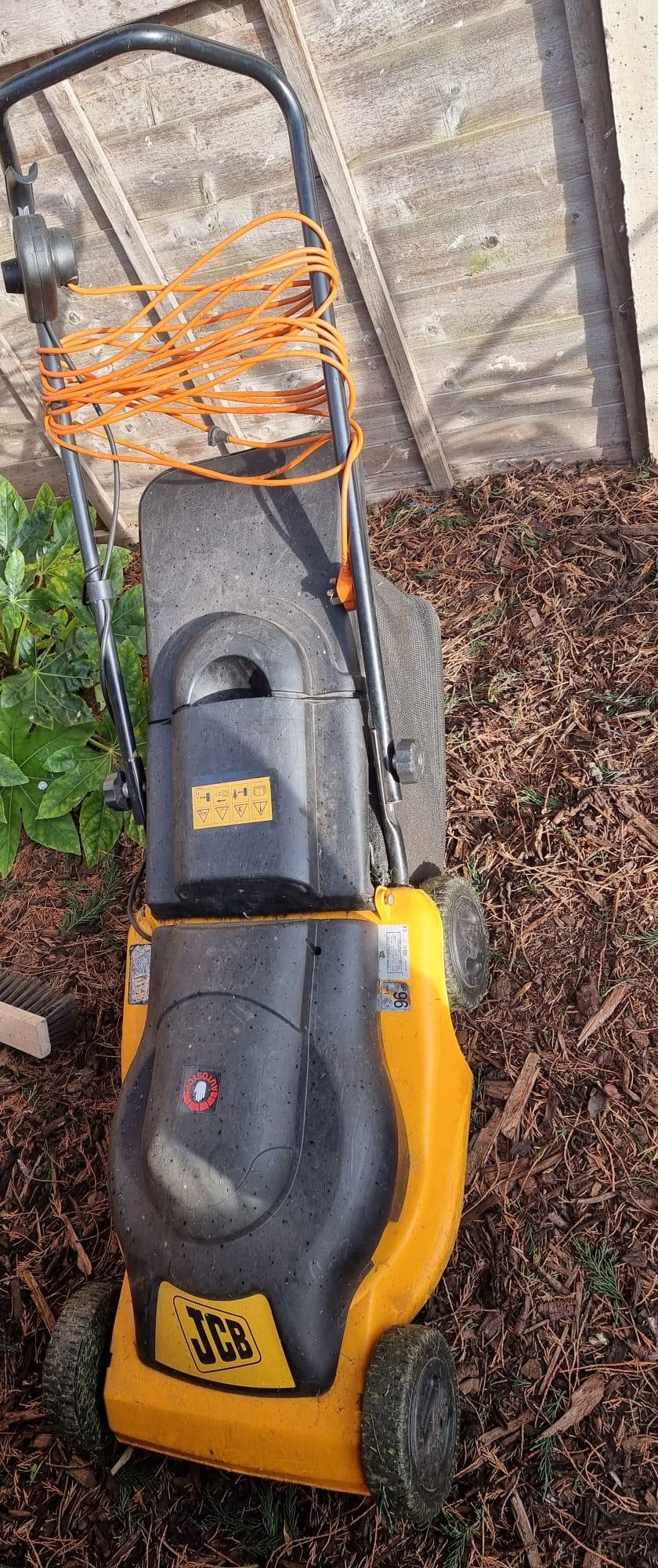 JCB mower in East Staffordshire für 15,00 £ zum Verkauf | Shpock DE