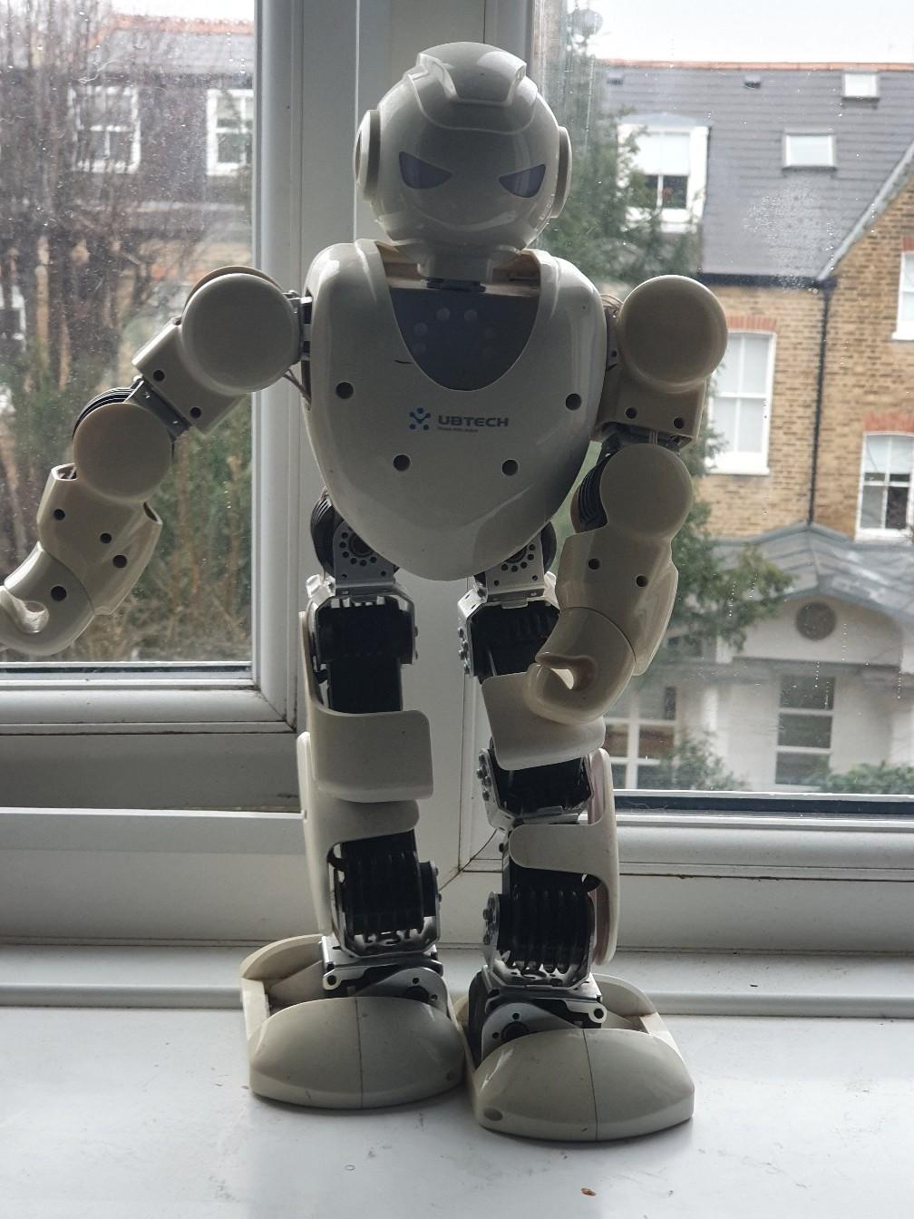 UBTECH Alpha 1 Pro Humanoid Robot in SW12 London für 30,00 £ zum ...