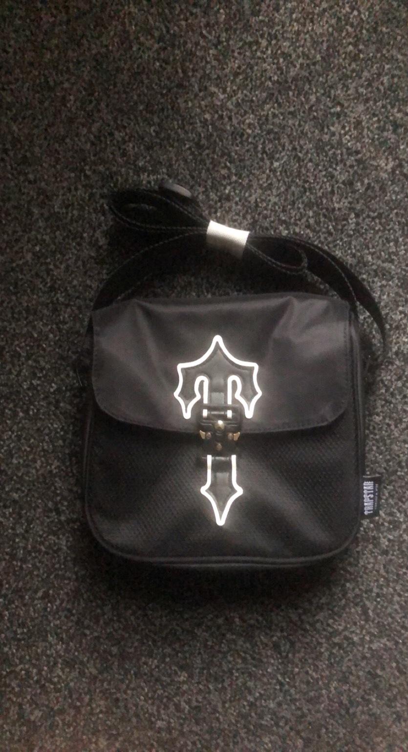 Trapstar pouch in WS2 Walsall für £ 50,00 zum Verkauf | Shpock AT