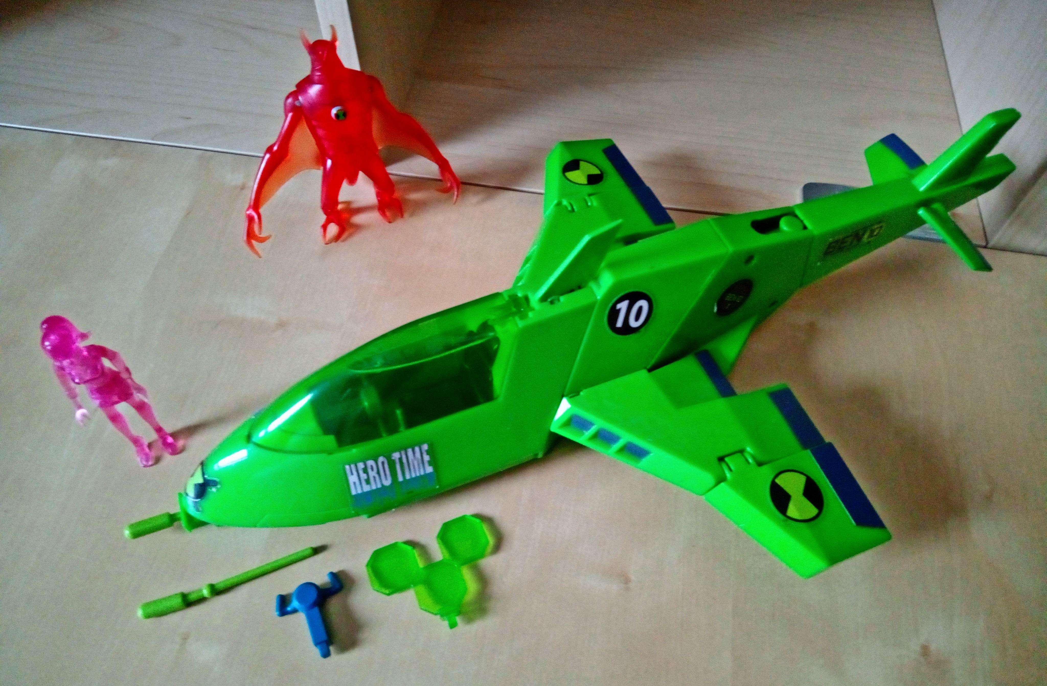 Ben 10 Ultimate Alien Rustbucket 3 + Figures in TW16 London Borough of ...