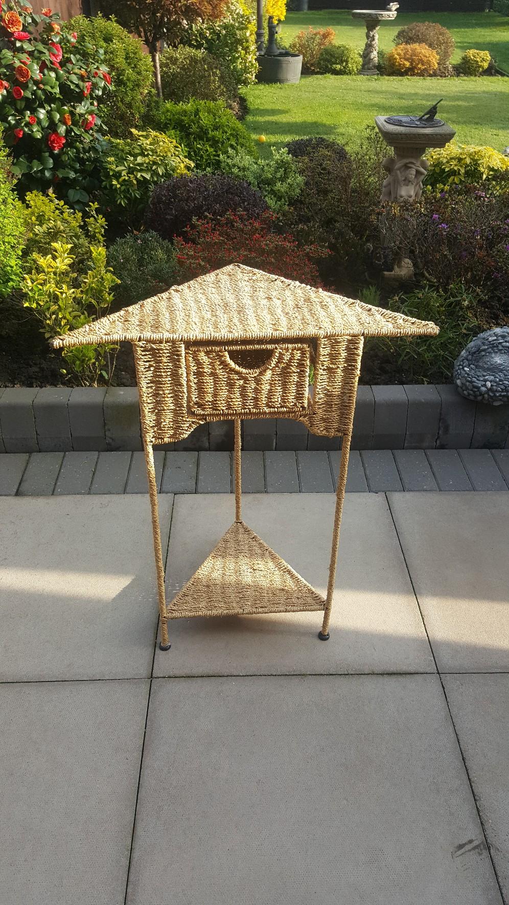 loverly corner wicker stand in B63 Metropolitan Borough of Dudley für 6 ...