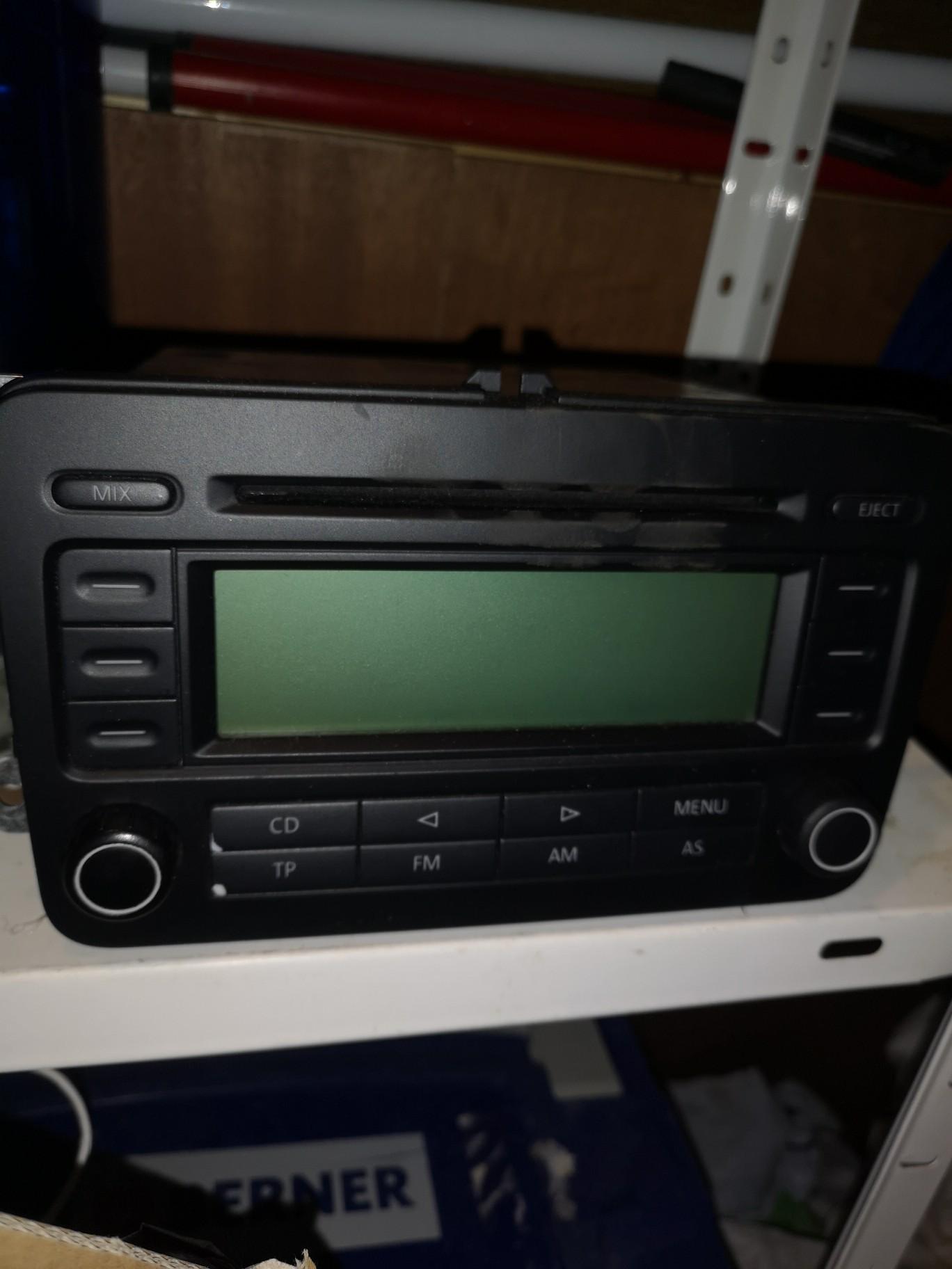 original vw golf 5 Radio in 6700 Stadt Bludenz for €45.00 for sale | Shpock