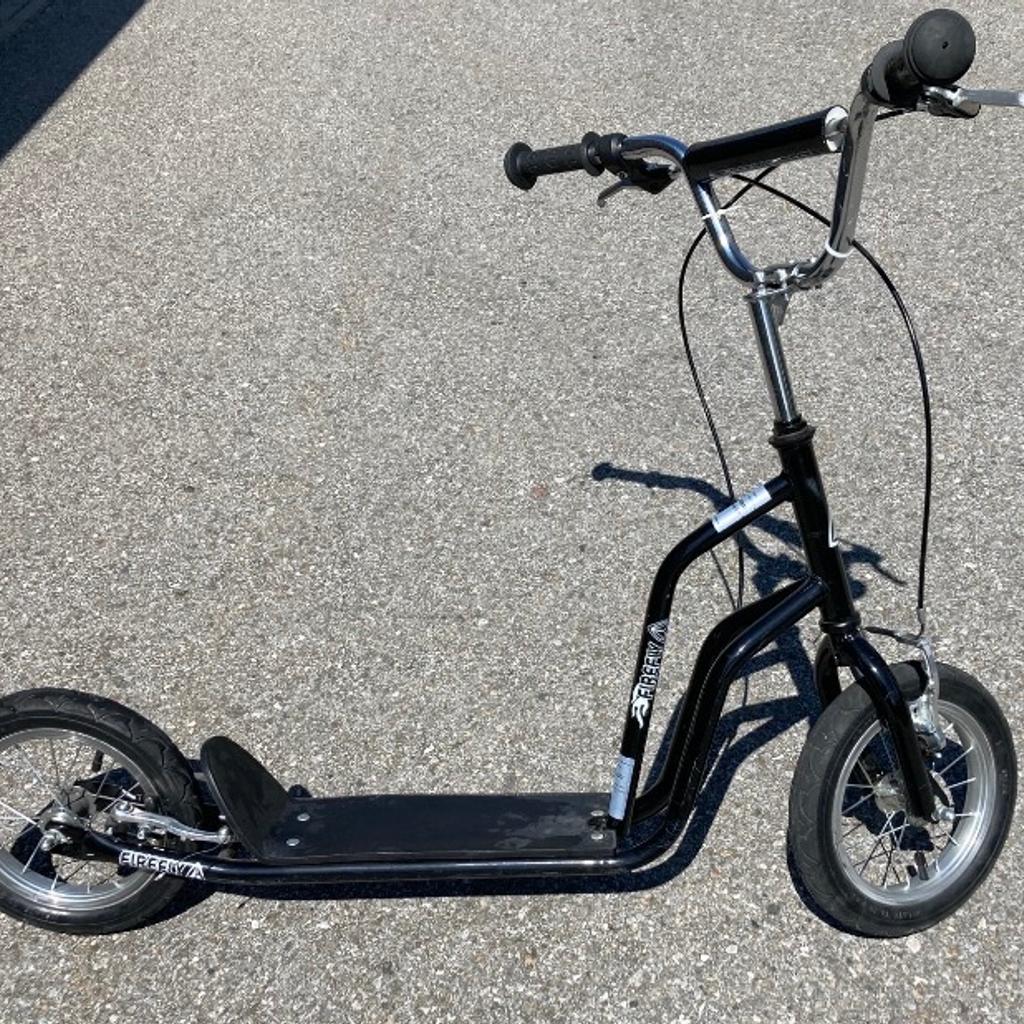 Firefly Street Roller Scooter 12 in 6800 Stadt Feldkirch für € 72,00 ...