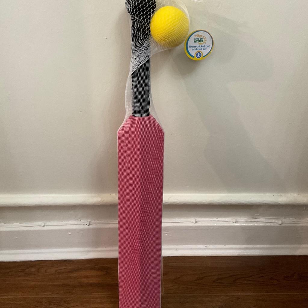 Foam cricket bat and ball in WS2 Walsall for £2.50 for sale | Shpock