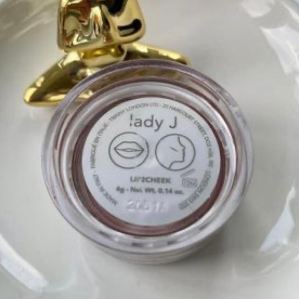 Trinny London lip to cheek in G14 Renfrew for £5.00 for sale | Shpock