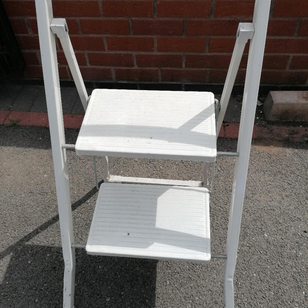 Small step ladder in DY2 Metropolitan Borough of Dudley für 6,00 £ zum ...