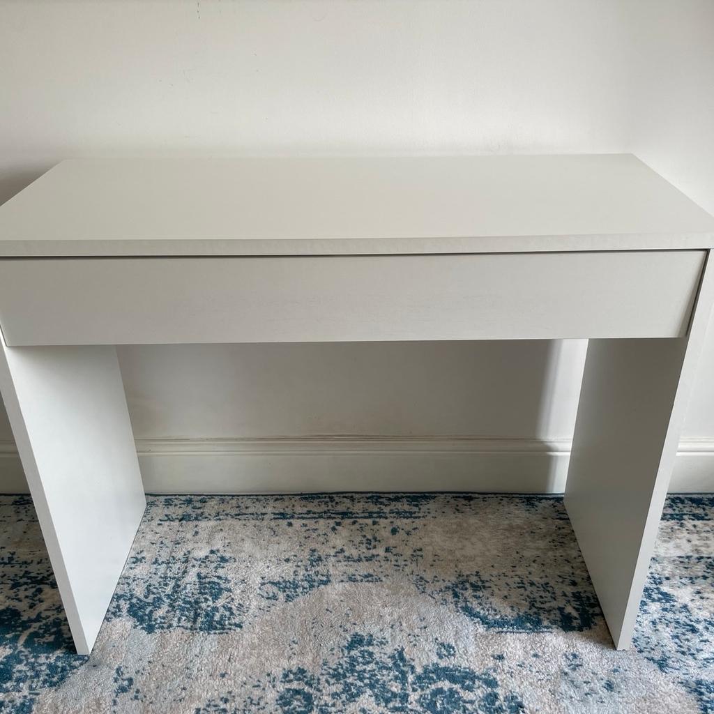 Desk in W6 Fulham für £ 30,00 zum Verkauf | Shpock AT