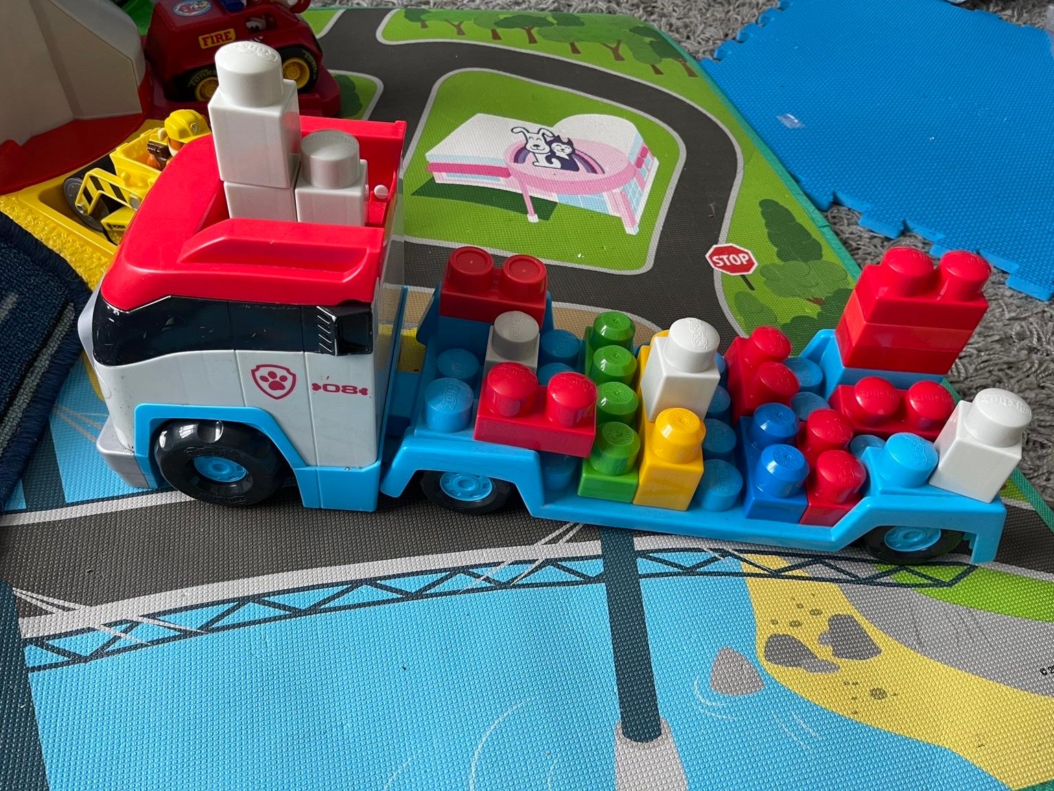 Long paw patrol blocks truck in EX31 Devon für 4,00 £ zum Verkauf ...