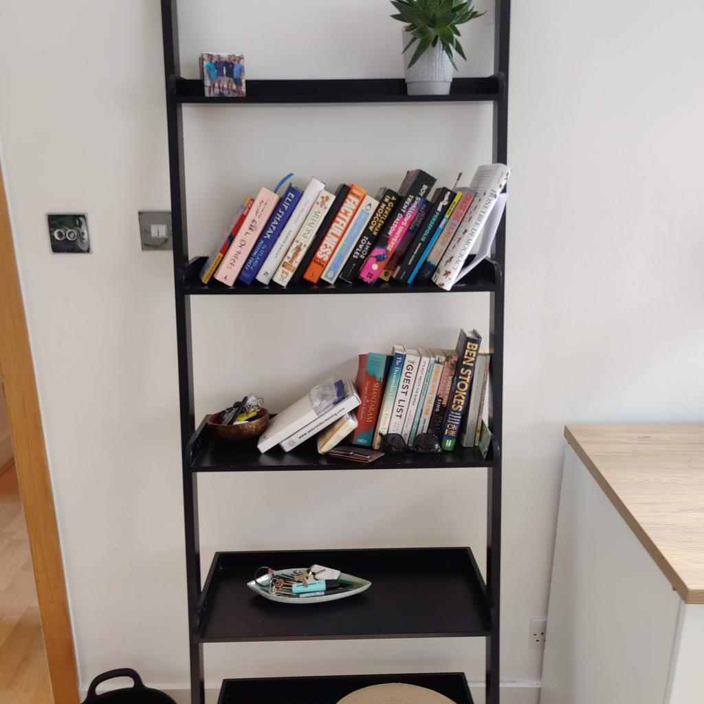 Black ladder bookcase / shelving unit. in SE1 Southwark für 40,00 £ zum ...