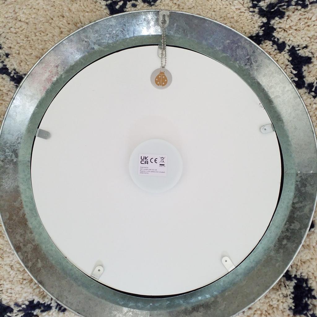 WALL CLOCK!! .. BUNDLEBERRY!! .. LADYBIRD!! in WA9 Helens for £30.00 ...