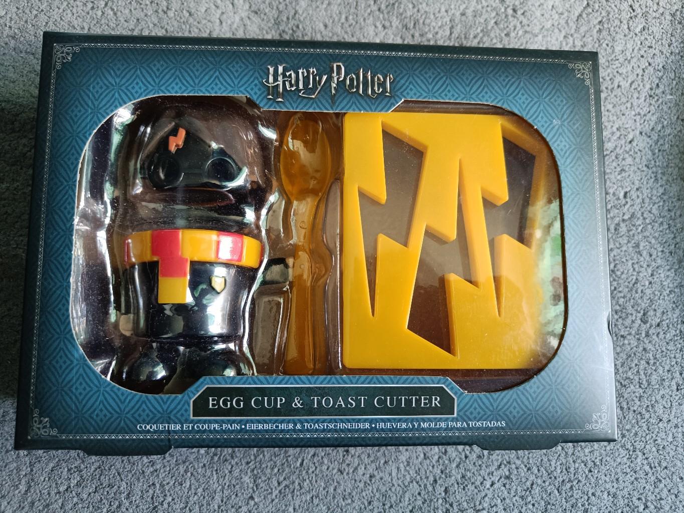 Harry potter egg cup and toast cutter in DA7 Bexley für 5,00 £ zum ...