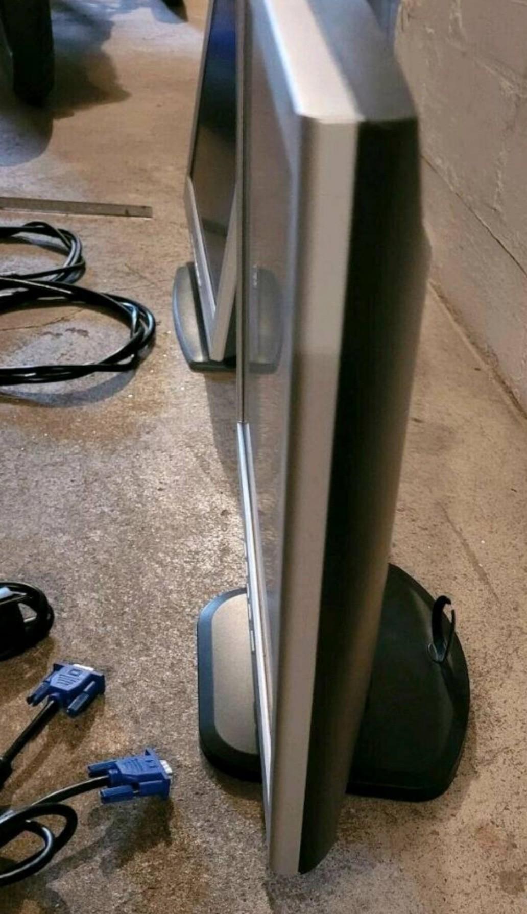 Monitor von SAMTRON in 47443 Moers für 10,00 € zum Verkauf | Shpock DE